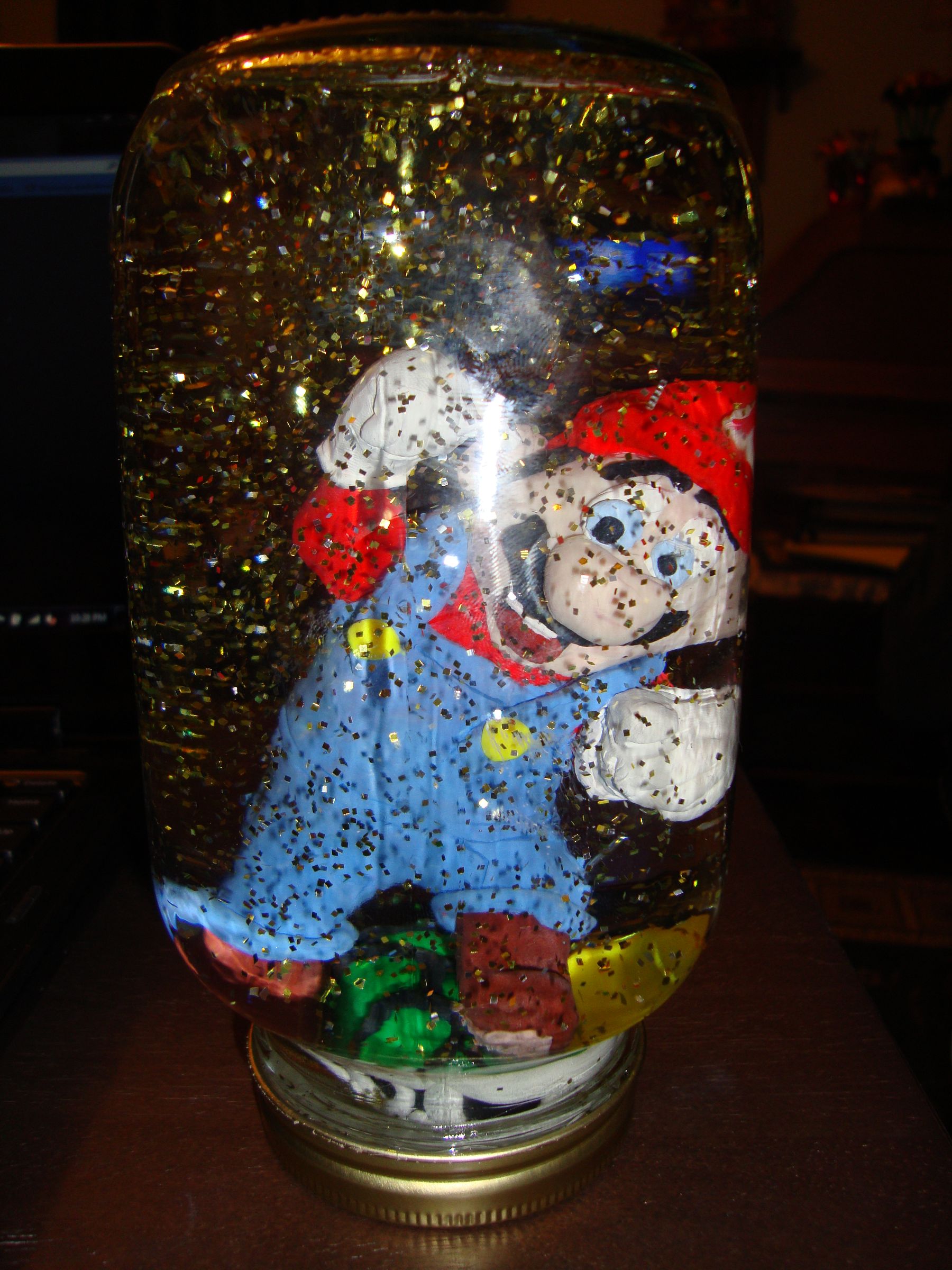 Super Mario Brothers Gold Coin "Snow" Globe : 7 Steps - Instructables