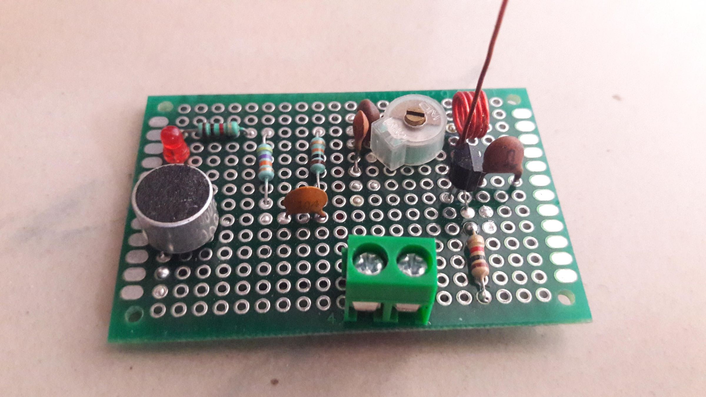 FM TRANSMITTER(SPY BUG) : 5 Steps - Instructables