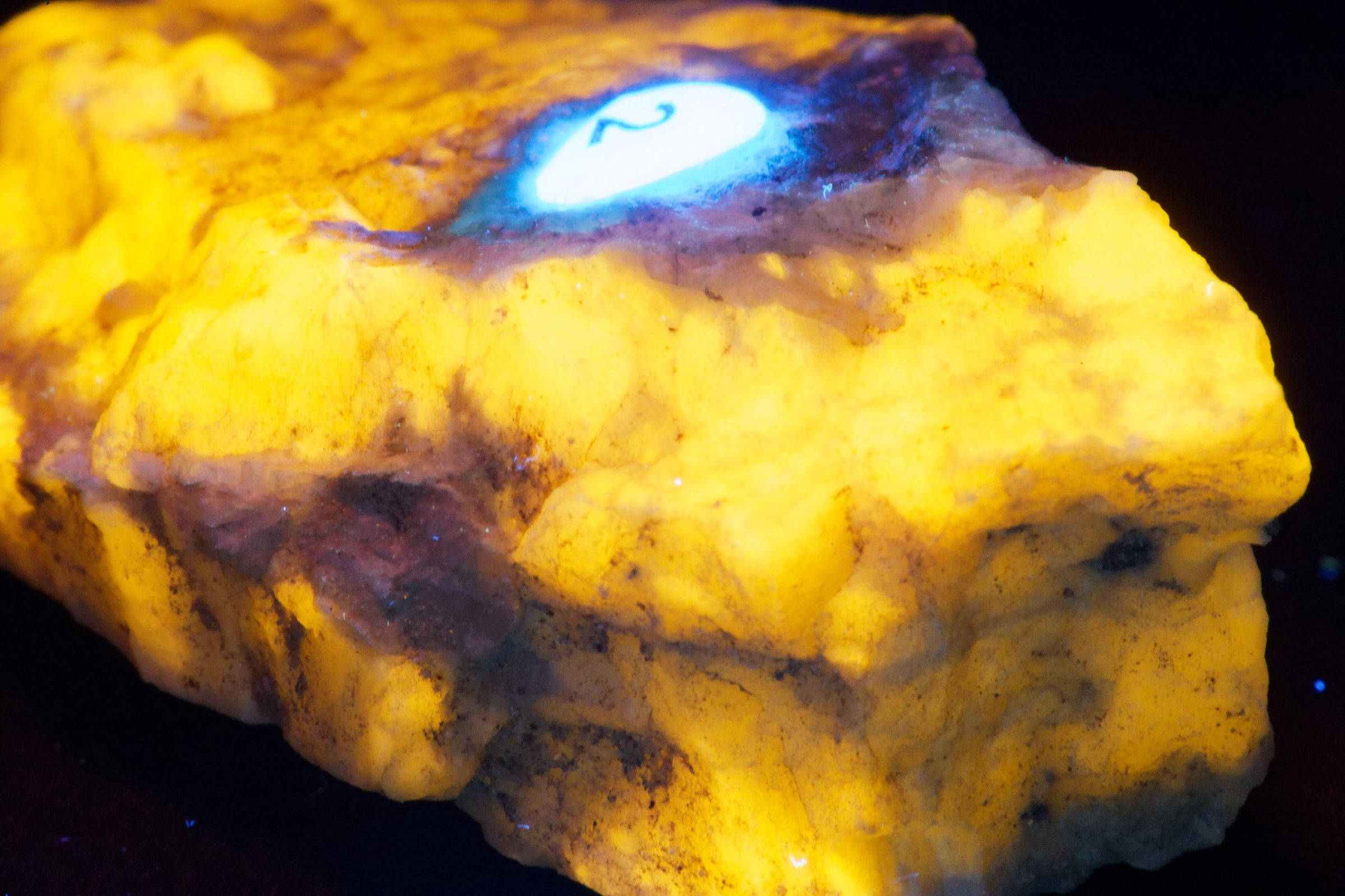 Build a Simple UV Photography Box : 25 Steps (with Pictures ...