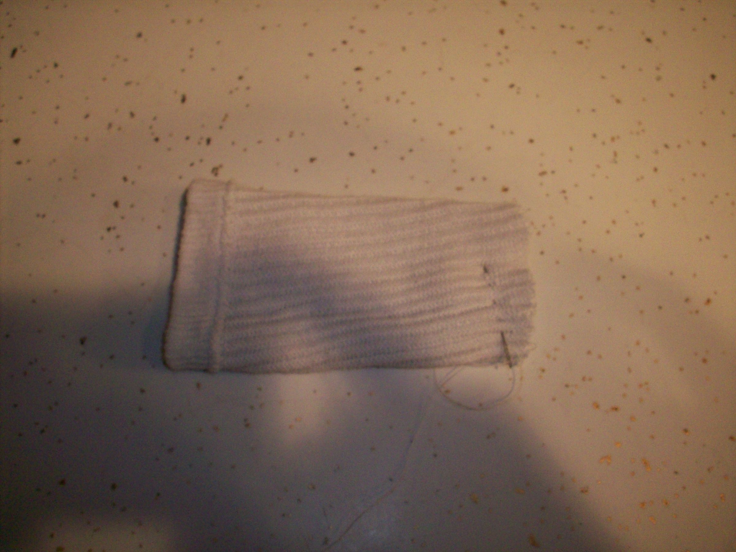 Plain and Simple IPod Sock. : 4 Steps - Instructables