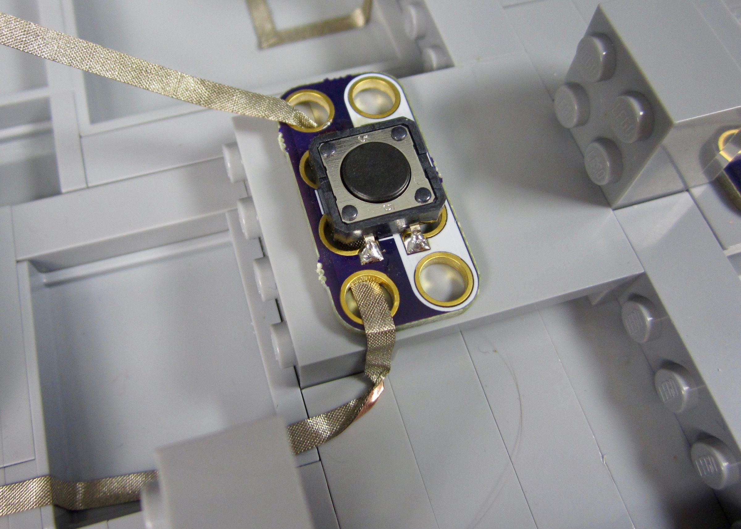 Giant LEGO NES Controller : 15 Steps (with Pictures) - Instructables