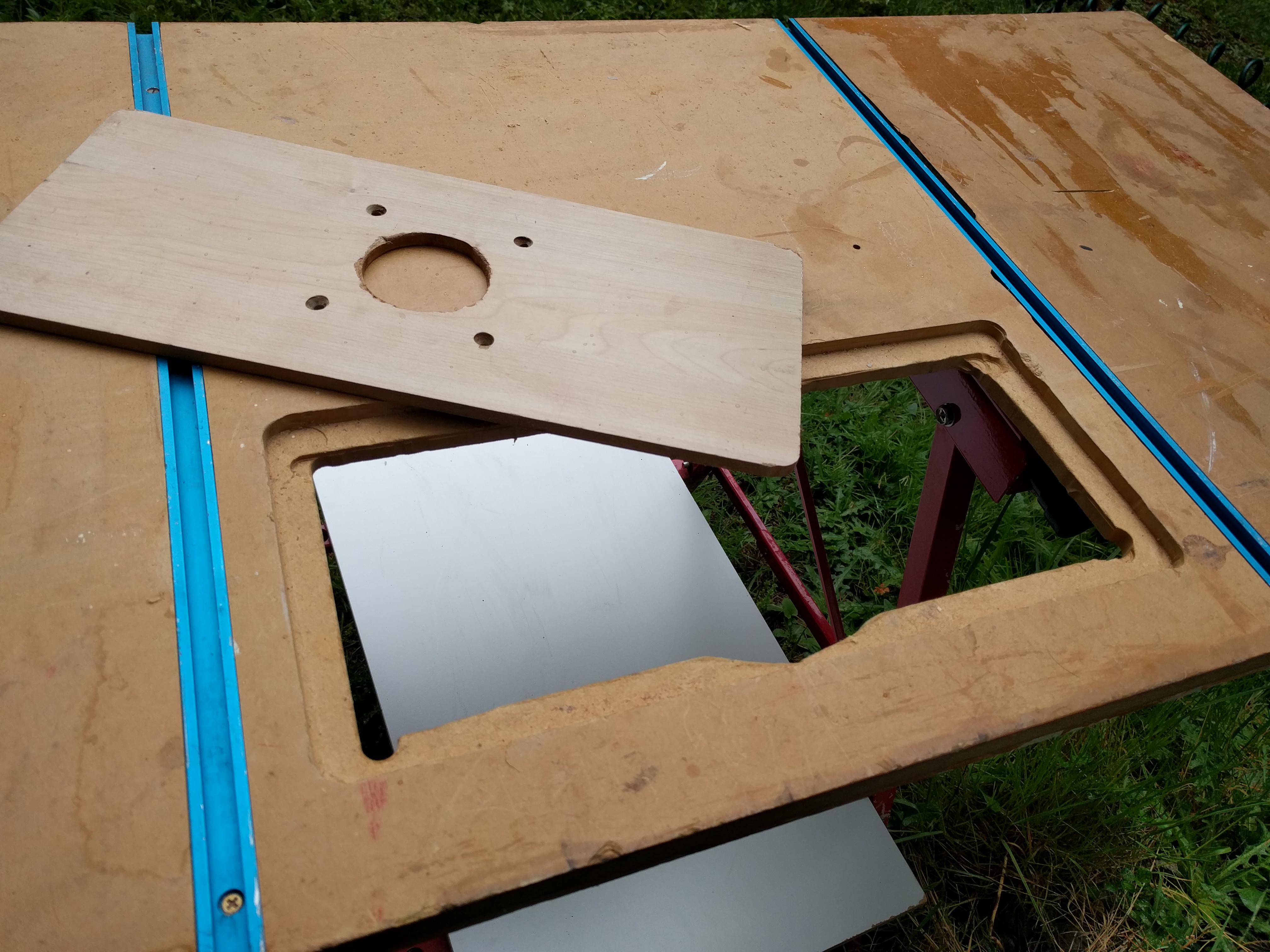 Cheap Folding Project/router Table : 4 Steps (with Pictures ...