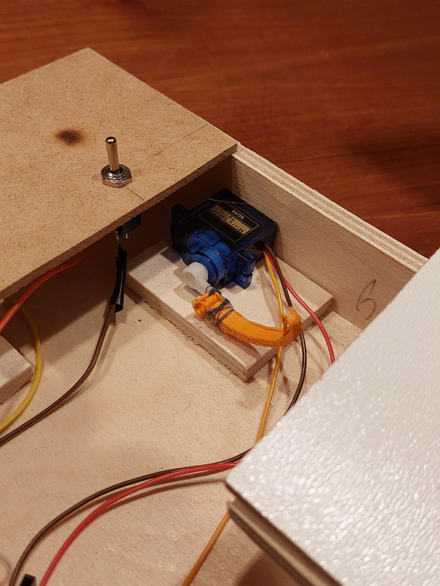 Super Onzinmachine (Nederlands) : 5 Steps - Instructables