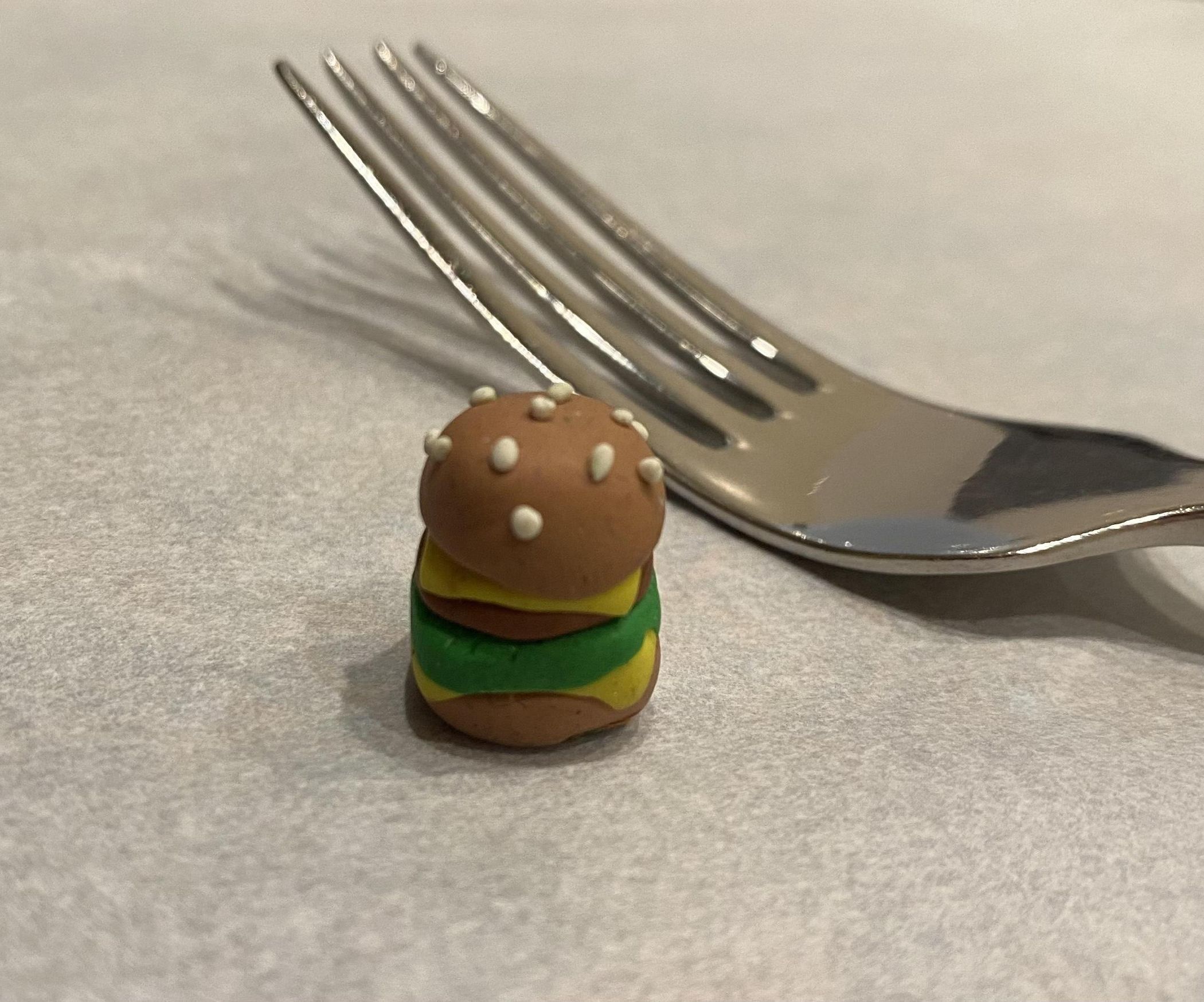 Miniature Burger by Dylan : 3 Steps - Instructables