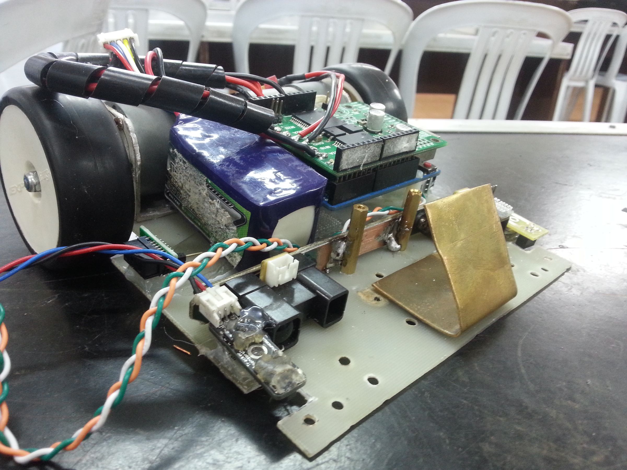 DIY Multipurpose Robot (Sumobot, Spybot, Mazebot, Bluetooth...) : 12 ...