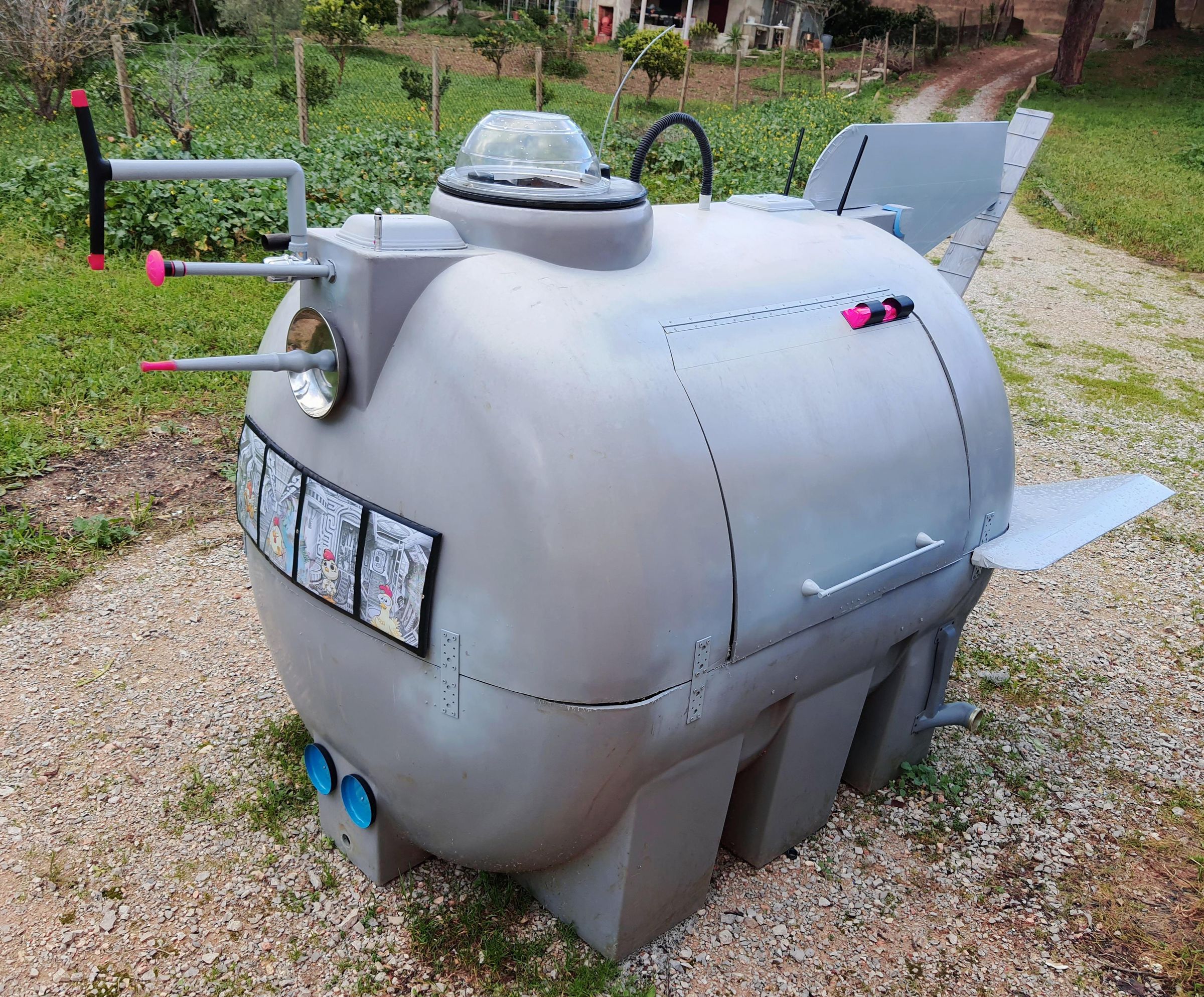 Space Chicken Spaceship Chicken Coop : 13 Steps (with Pictures ...