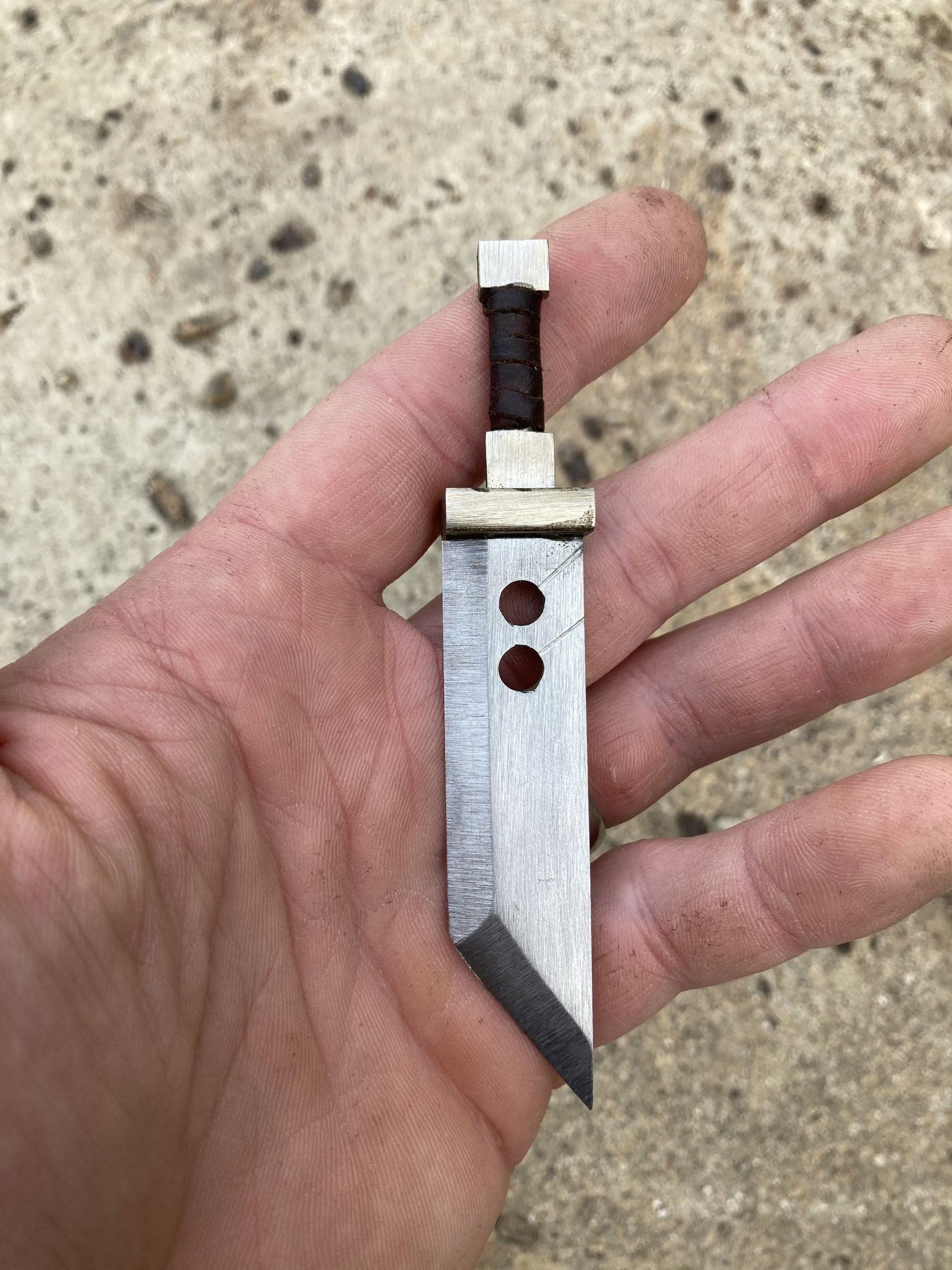 Miniature Final Fantasy Inspired Buster Sword : 9 Steps (with Pictures ...