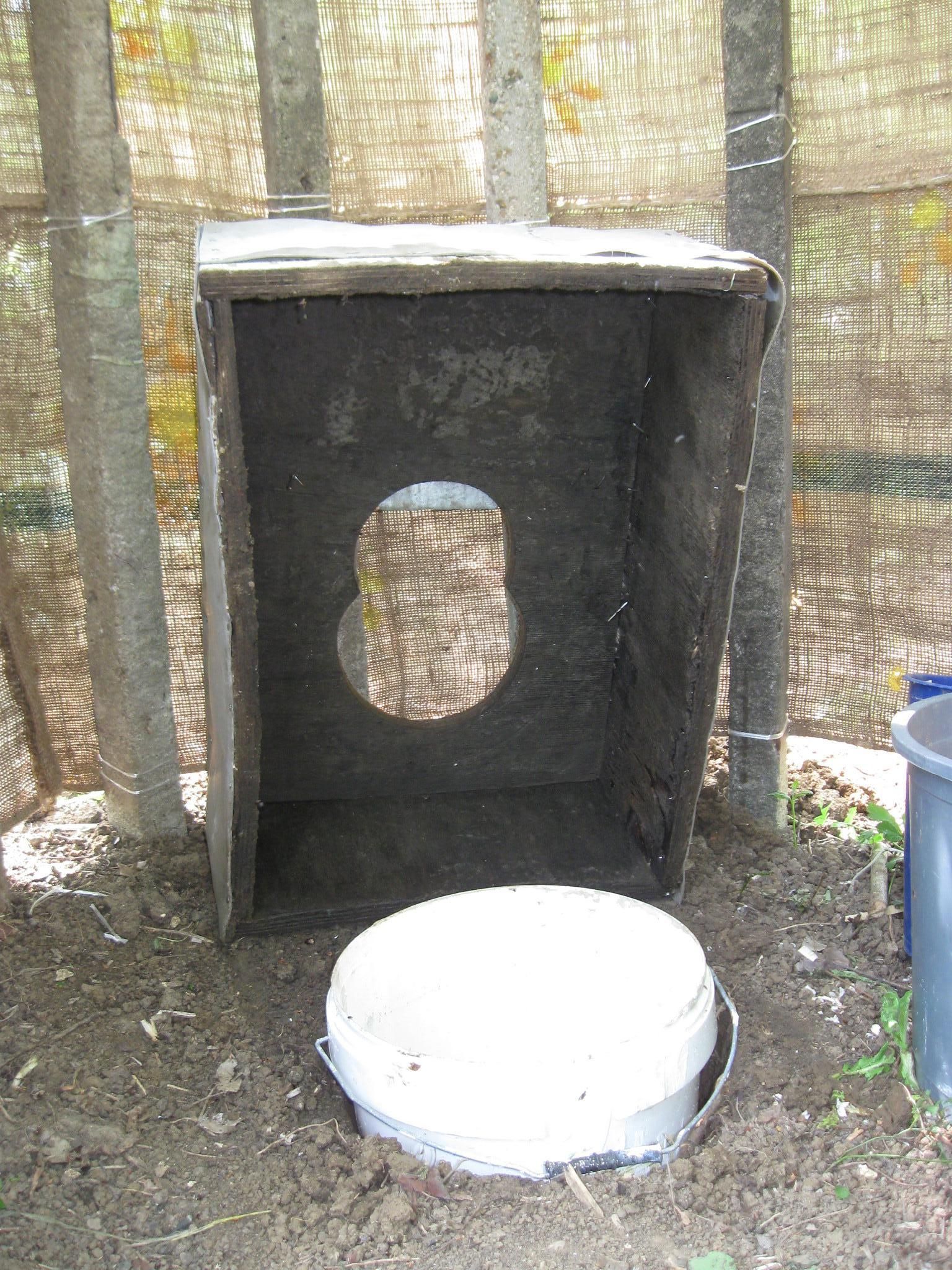 Composting Toilet in the Garden : 11 Steps (with Pictures) - Instructables