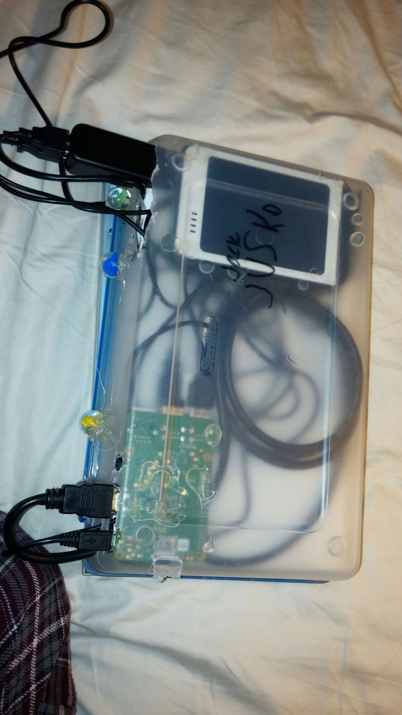 Netbook Laptop Build for $ 160 - Raspberry Pi Powered. : 6 Steps - Instructables