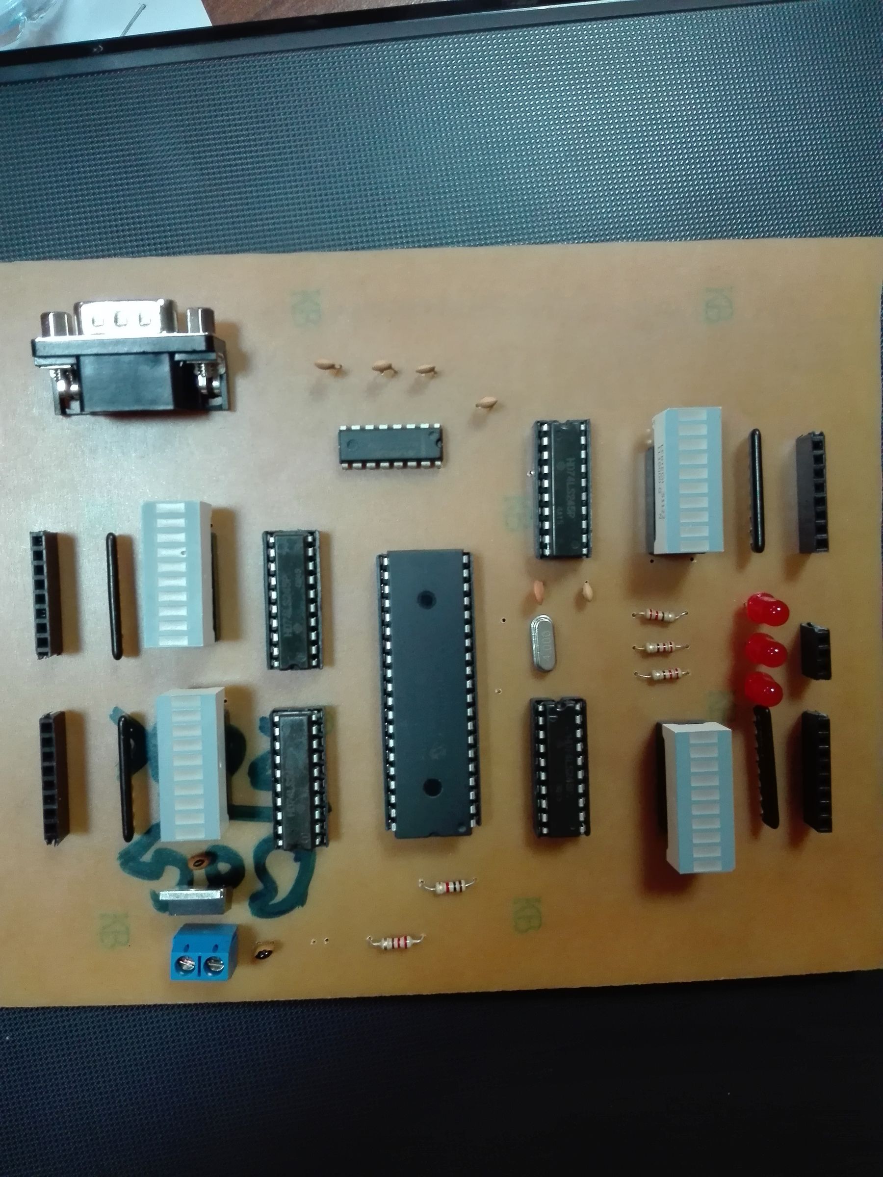 Making of PIC18F452 Micro-Controller Development/Generic Board : 5 ...