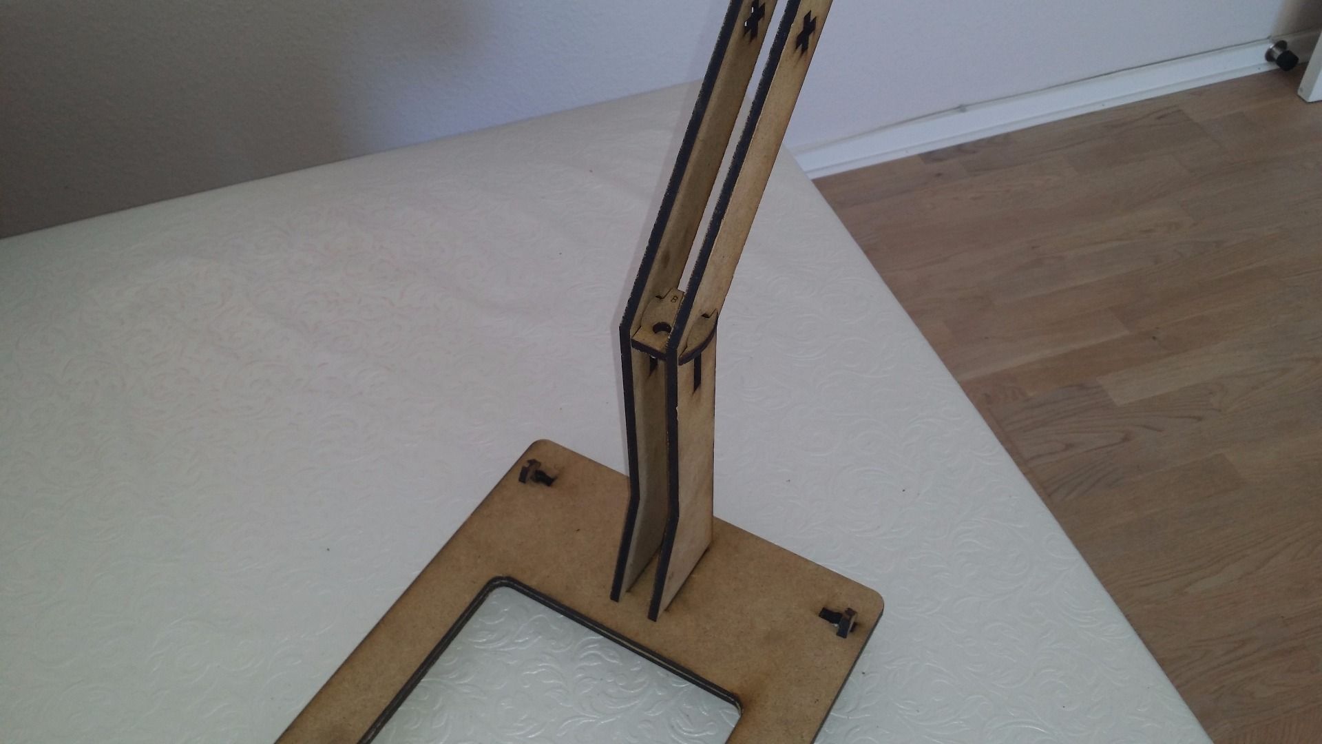 Lasercut Crane W. Automatic Hydraulics : 8 Steps - Instructables