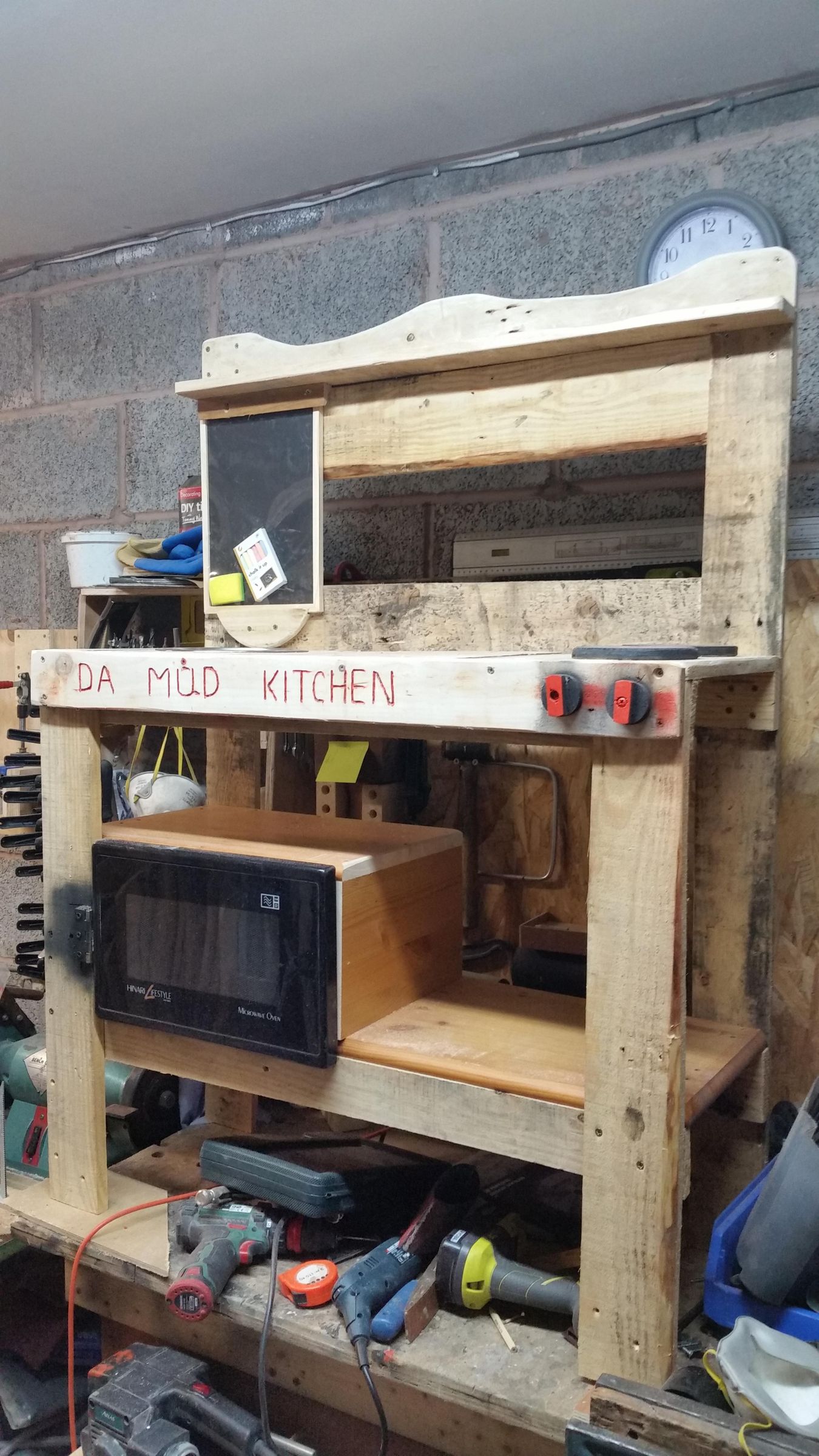 Mud Kitchen : 4 Steps - Instructables
