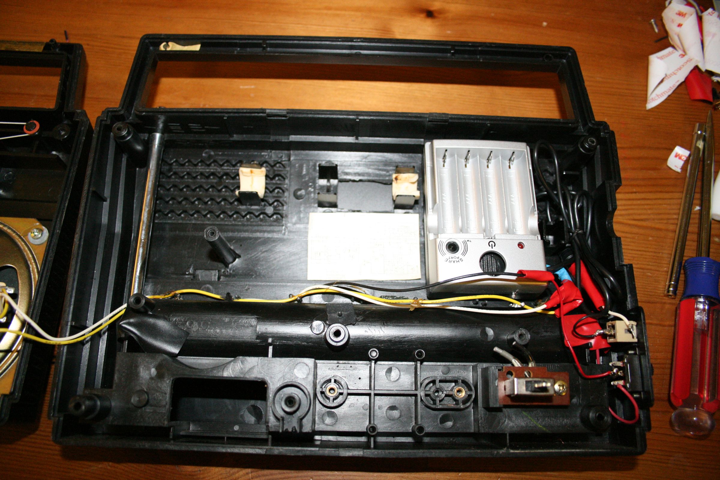 Old Radio Amplifier for IPod : 6 Steps (with Pictures) - Instructables