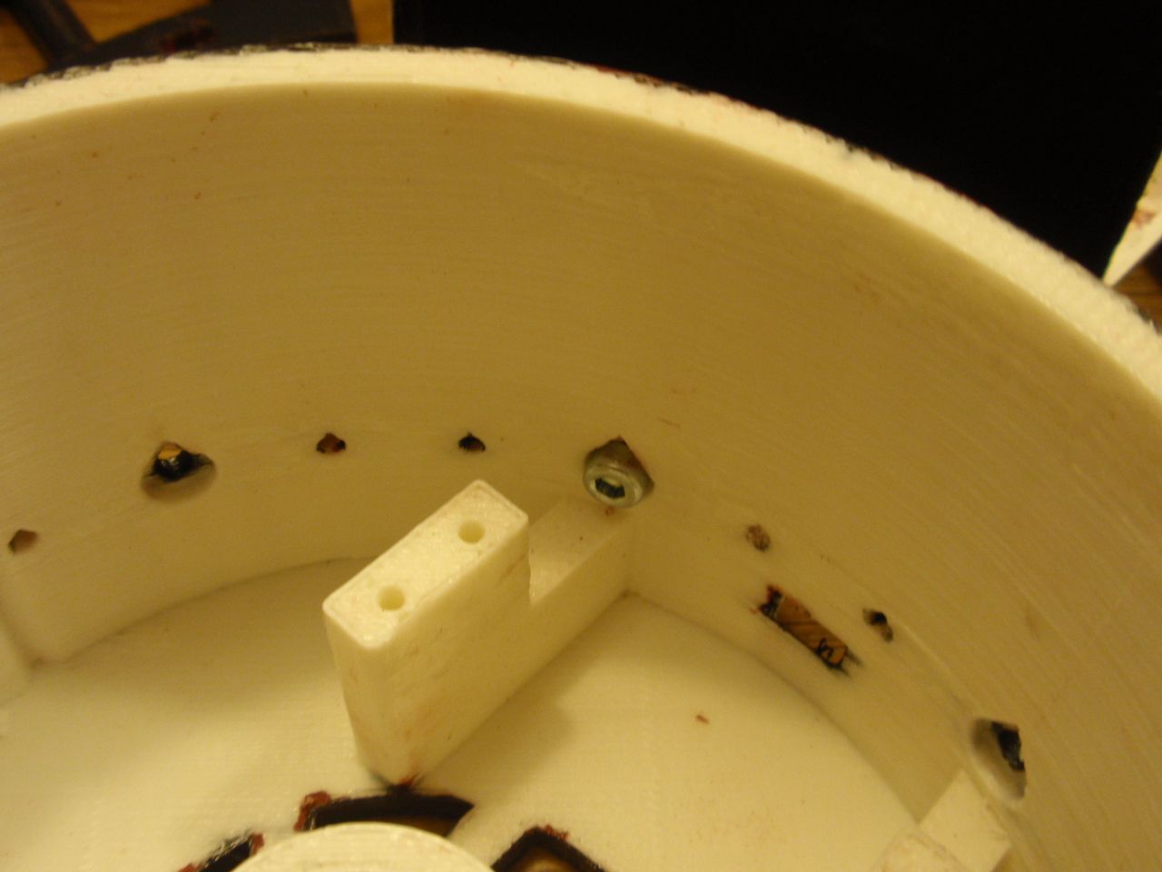 A Fully 3D Printable GlaDOS Robotic Ceiling Arm Lamp : 11 Steps (with ...