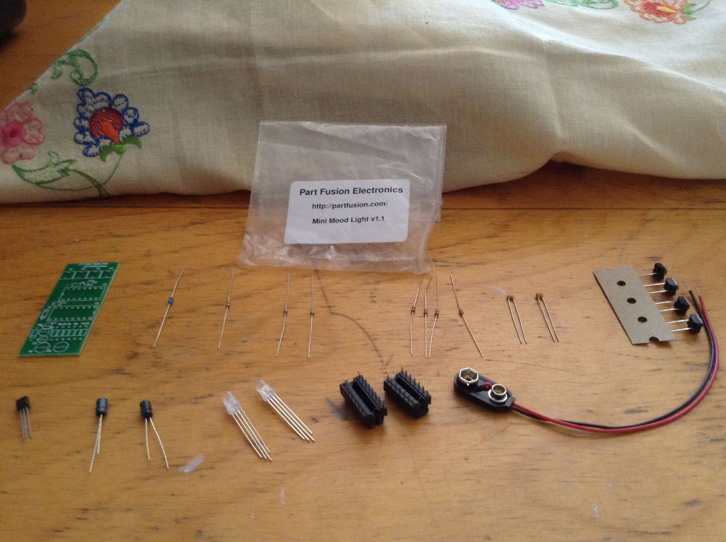 Assembling the Mini Mood Light V1 Kit : 5 Steps - Instructables