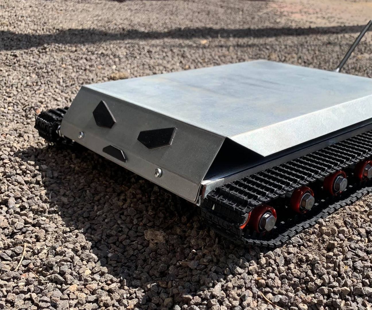 How to Build a Powerful Metal Rc Robot Tank : 6 Steps (with Pictures ...