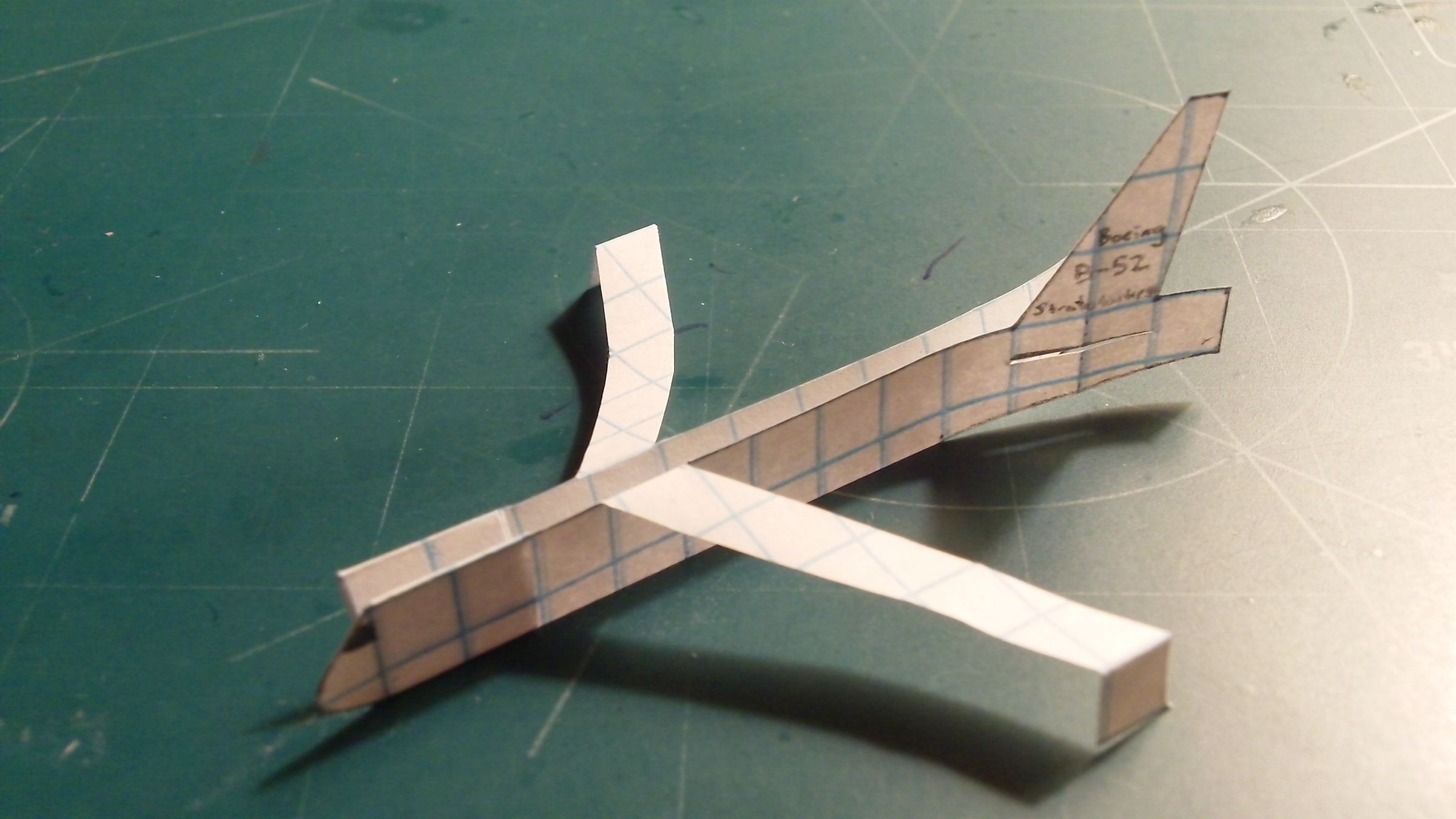 How to Make the Boeing B-52 Stratofortress Paper Airplane : 5 Steps ...