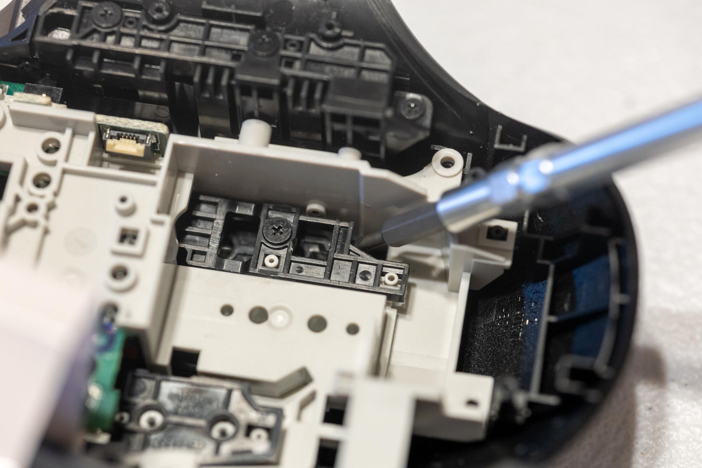 G502X Lightweight Mod Guide : 3 Steps - Instructables