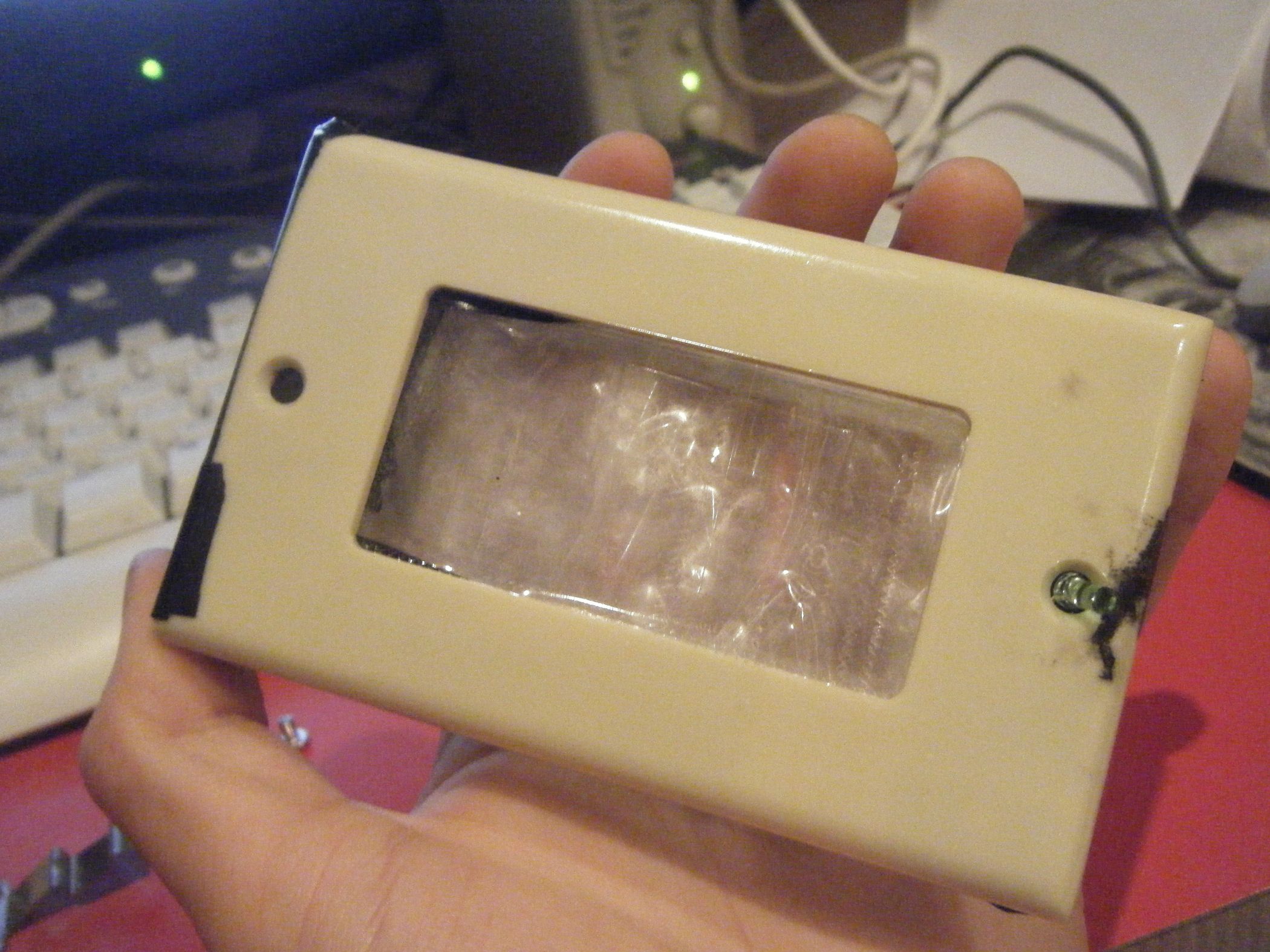 Outlet LED Wallet... : 4 Steps - Instructables