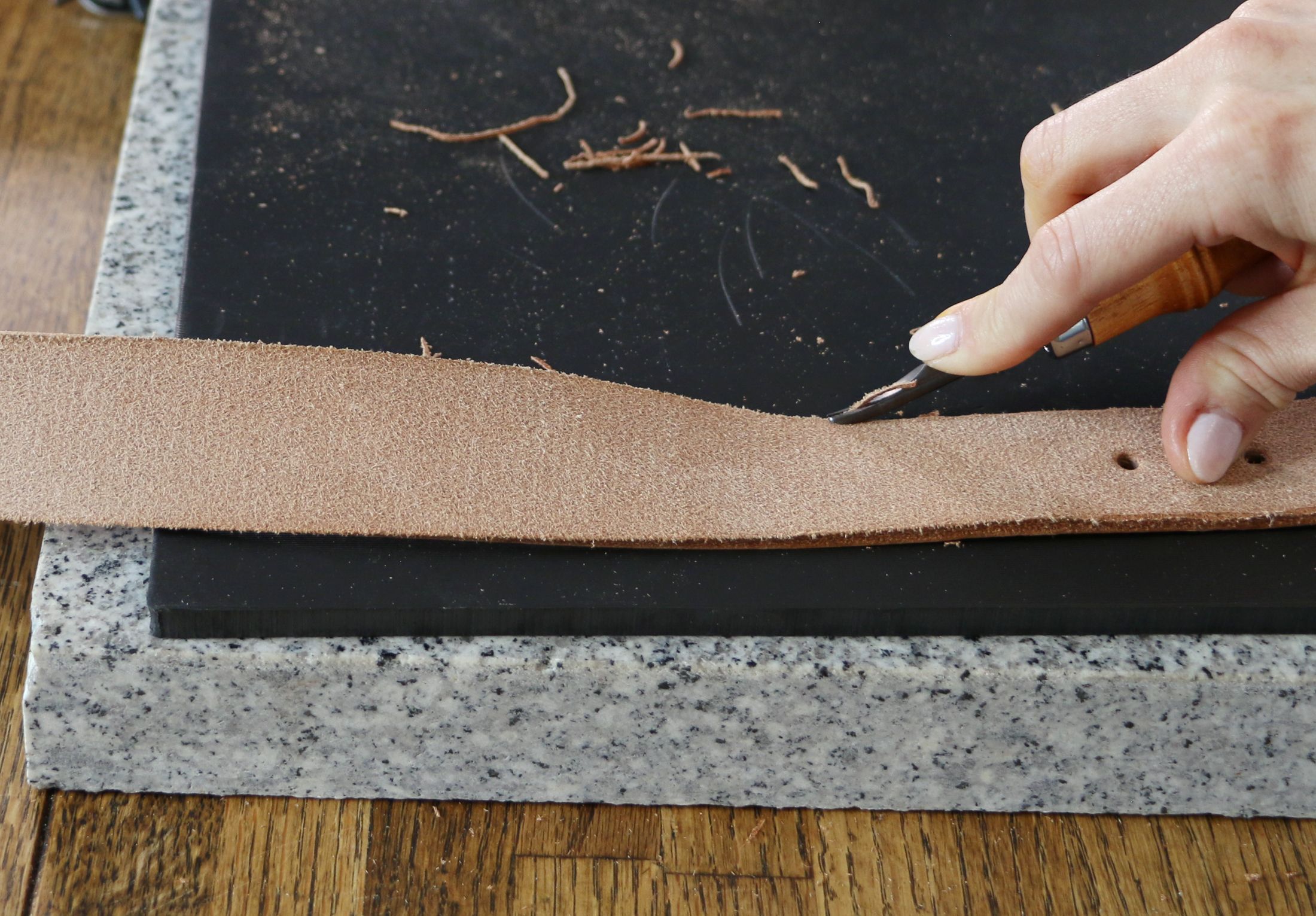 How to Make a Leather Belt - DIY : 8 Steps (with Pictures) - Instructables