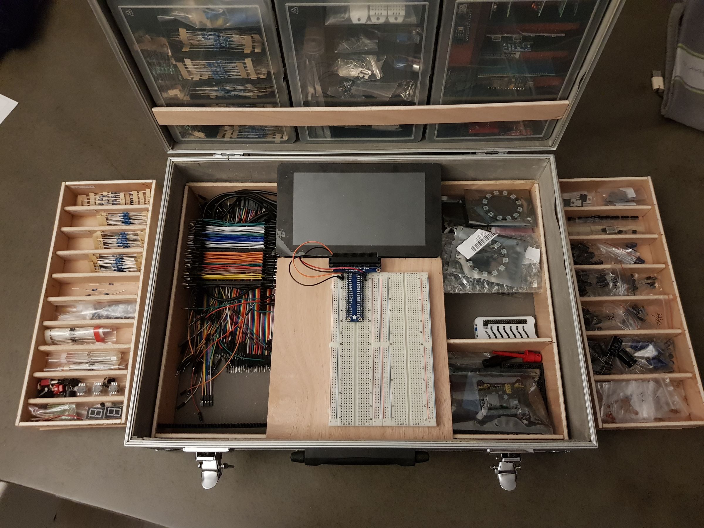 Portable Electronic Laboratory : 16 Steps - Instructables