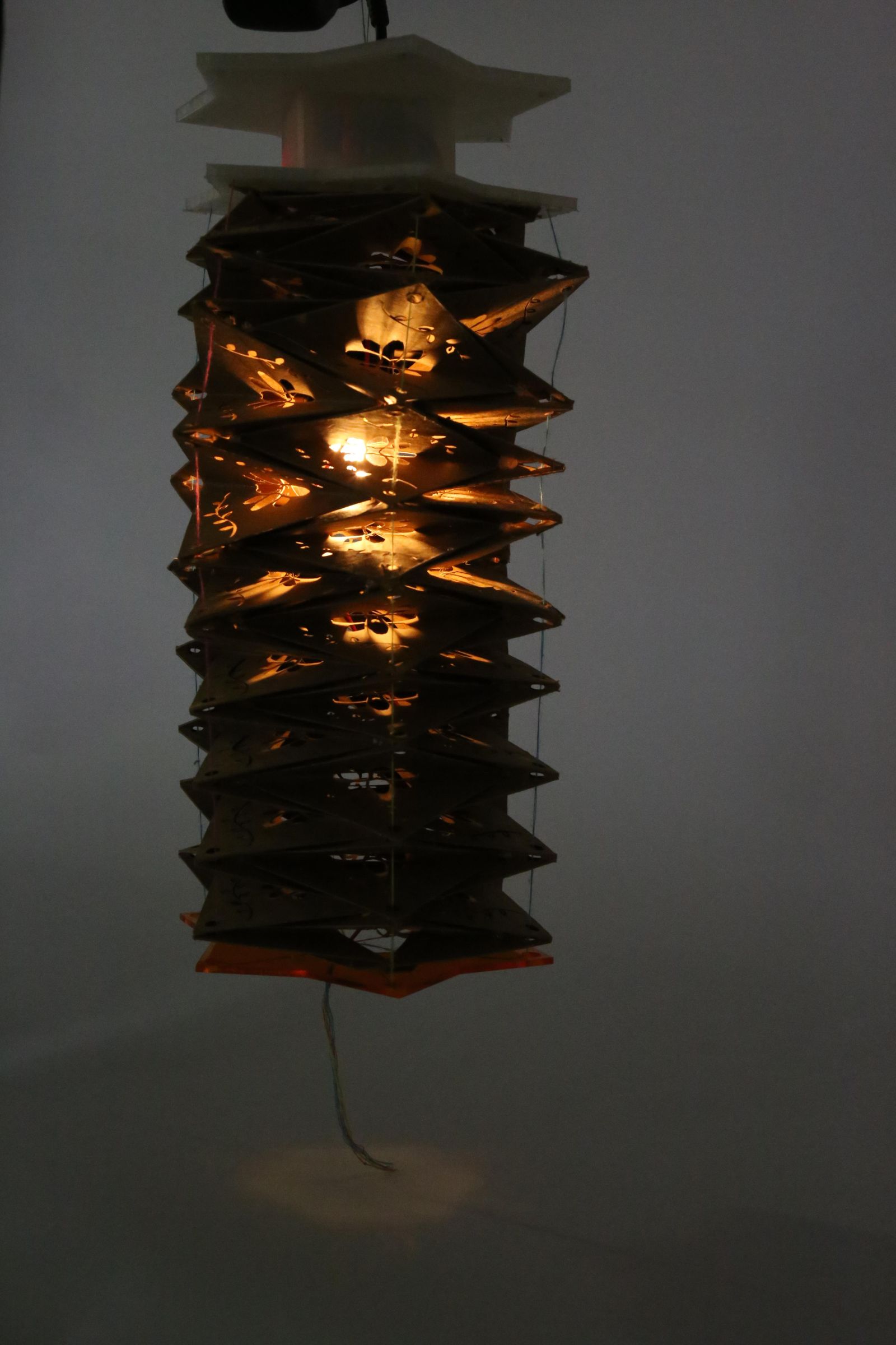 Hanging Foldable Lampshade! : 8 Steps (with Pictures) - Instructables