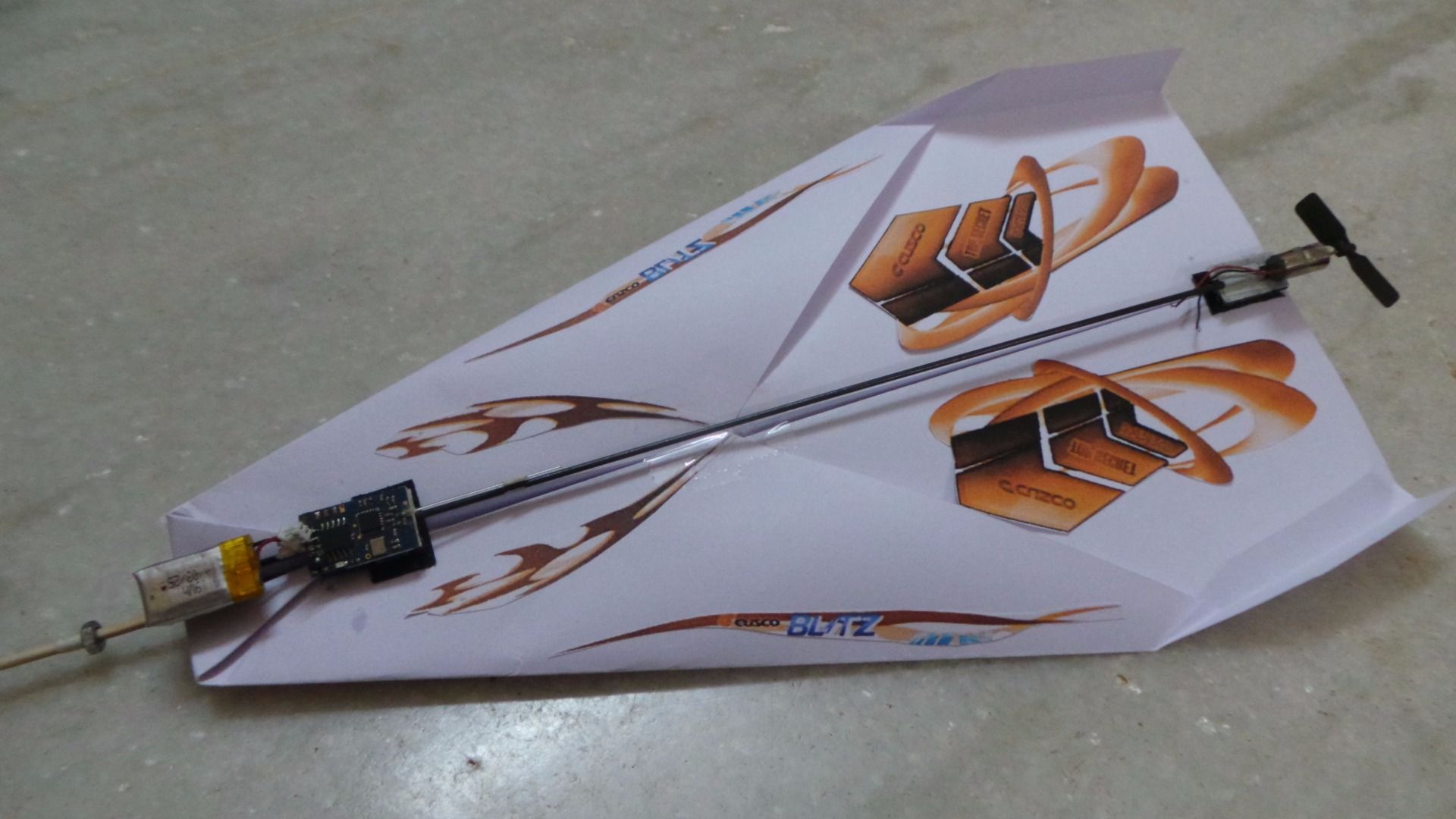 Paper RC Plane : 6 Steps (with Pictures) - Instructables