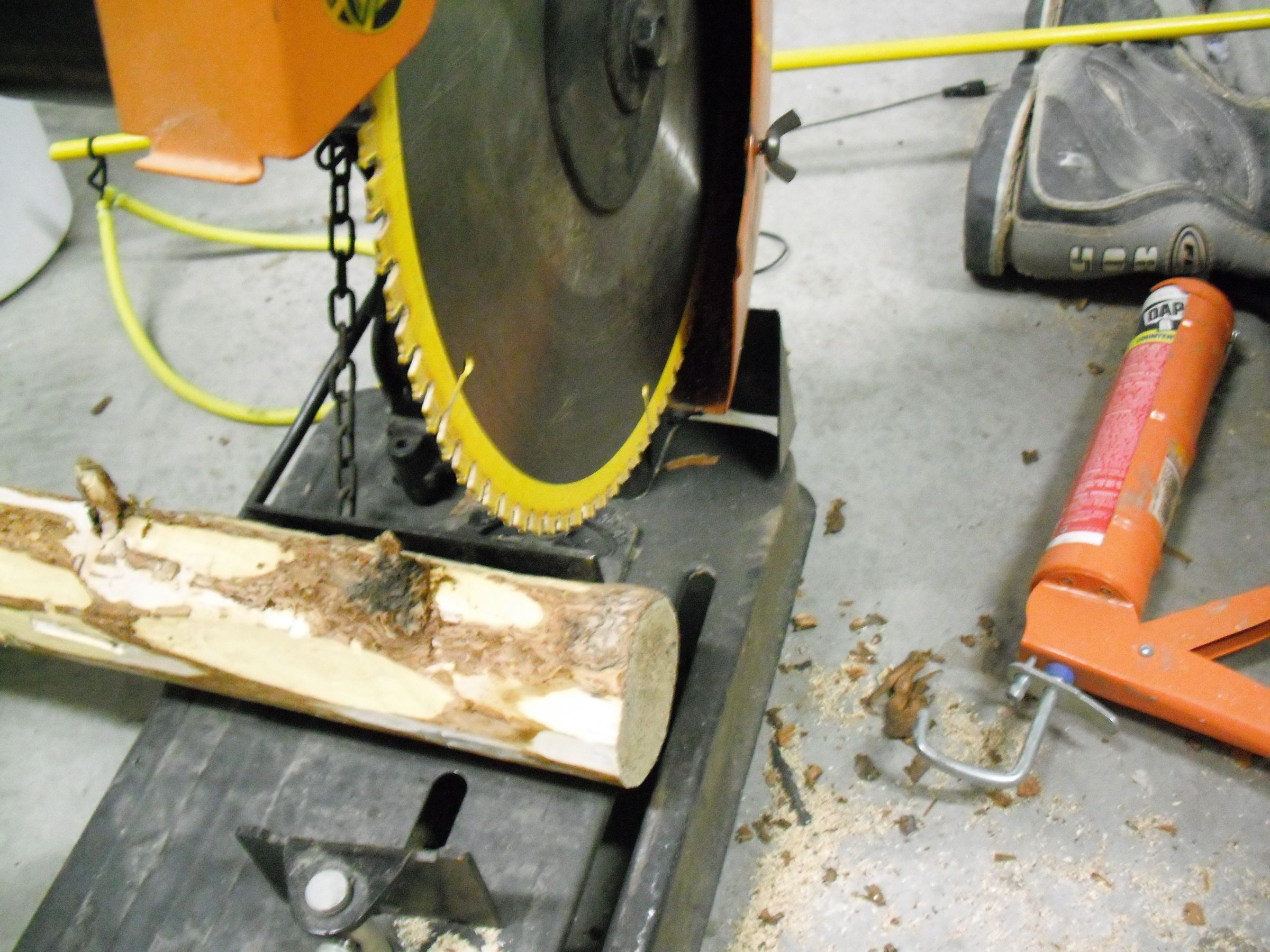 How to Make a Custom Pine Log Lamp on the Cheap! : 6 Steps - Instructables