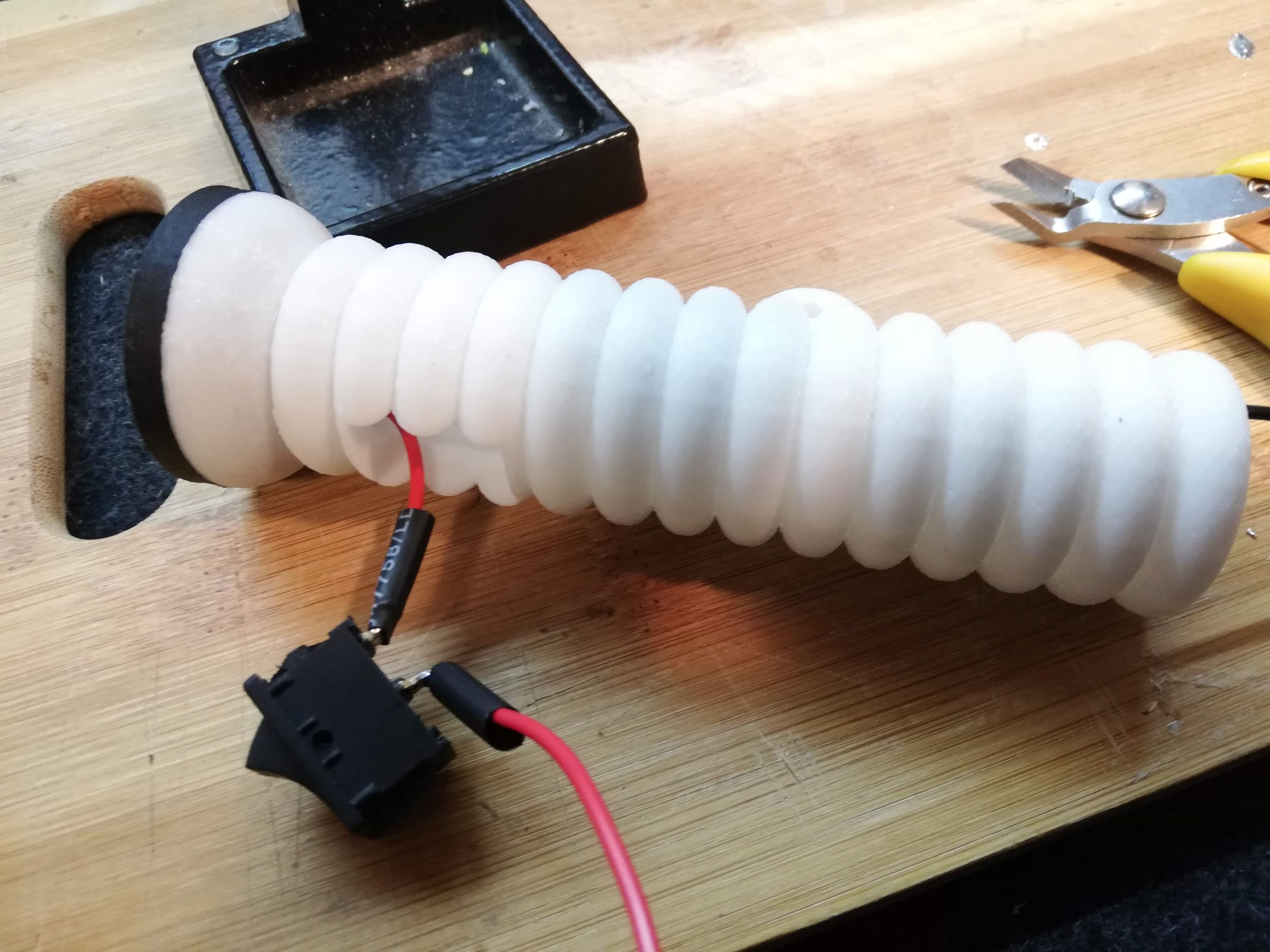 USB Rechargeable Eco Friendly Flashlight : 4 Steps (with Pictures ...