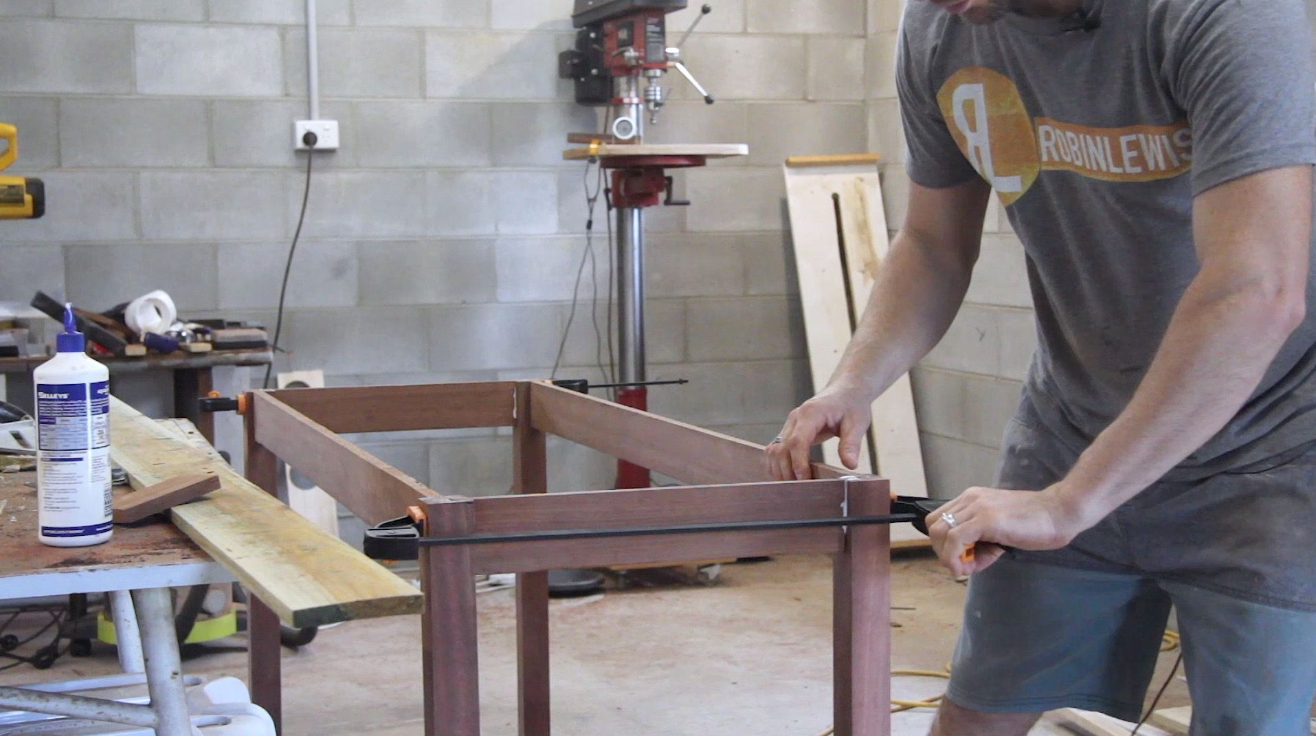 How to Make a Simple Table Leg Assembly Using Mortise and Tenon Joinery ...