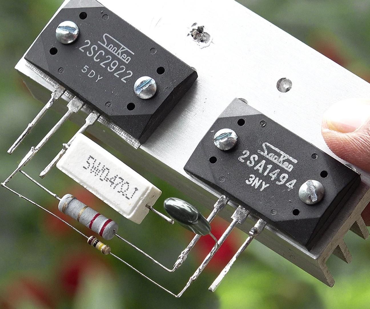 [NEW] Top 2 Electronics Projects : 5 Steps - Instructables
