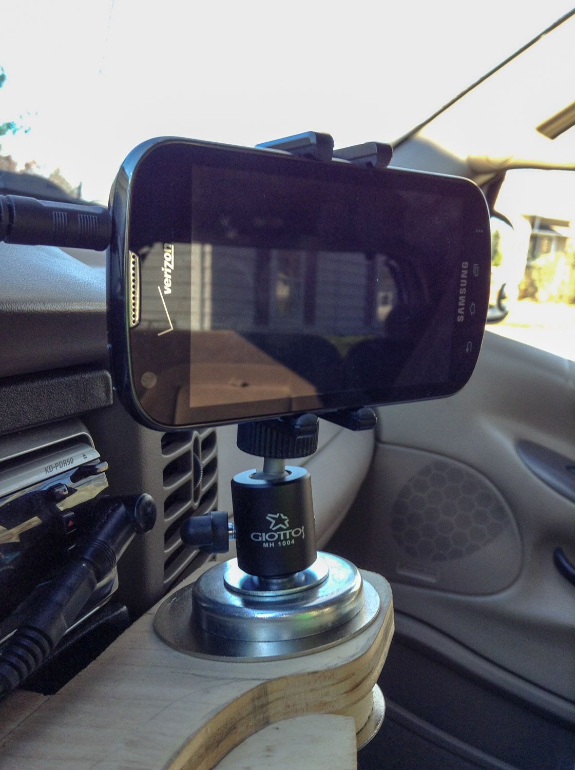 Portable Device Car Mount : 3 Steps - Instructables