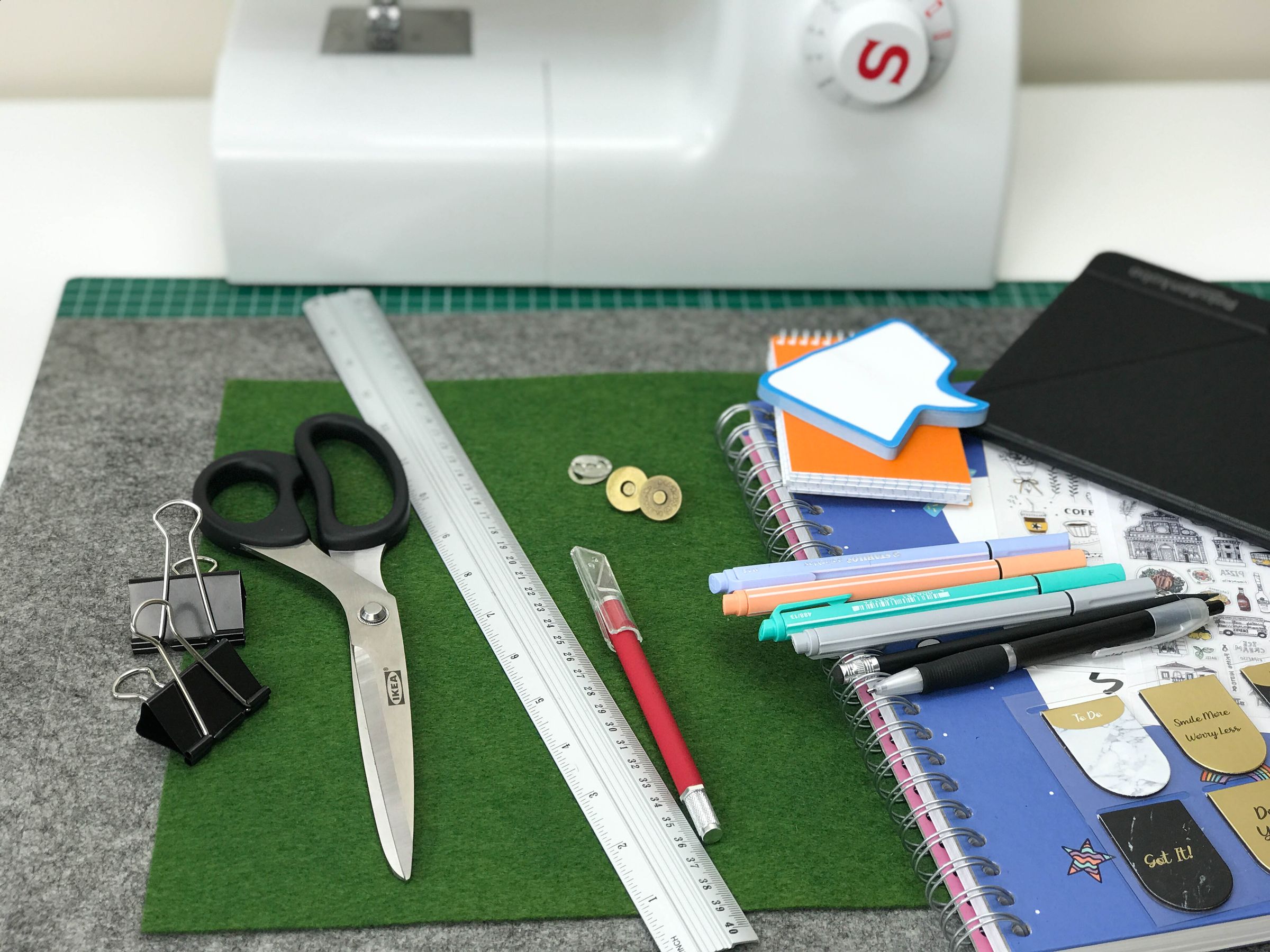 A4 Felt Folder : 7 Steps (with Pictures) - Instructables