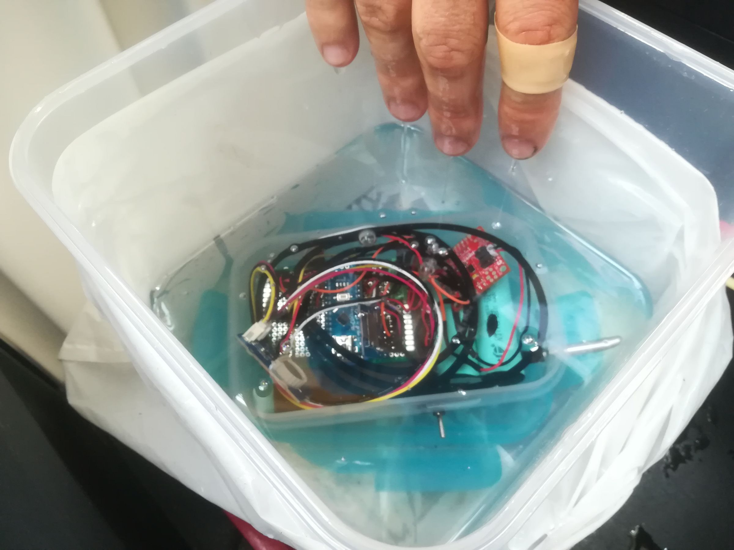 Ocean Temperature Sensor for Deep Under Water : 8 Steps - Instructables