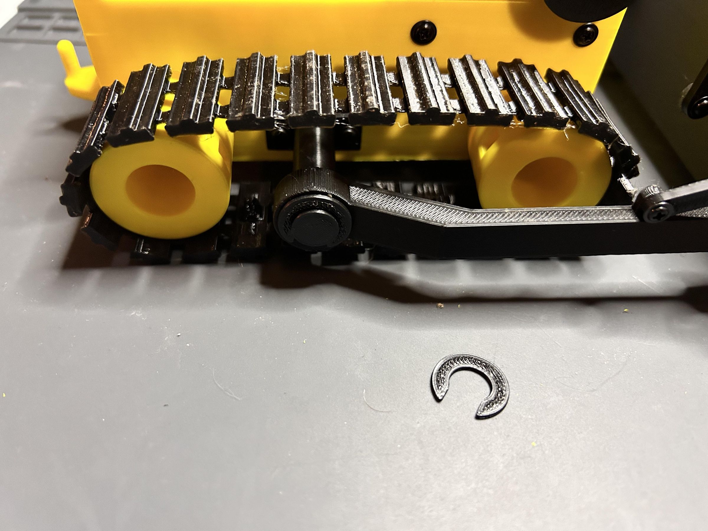 Muddy Mini Dozer : 23 Steps - Instructables