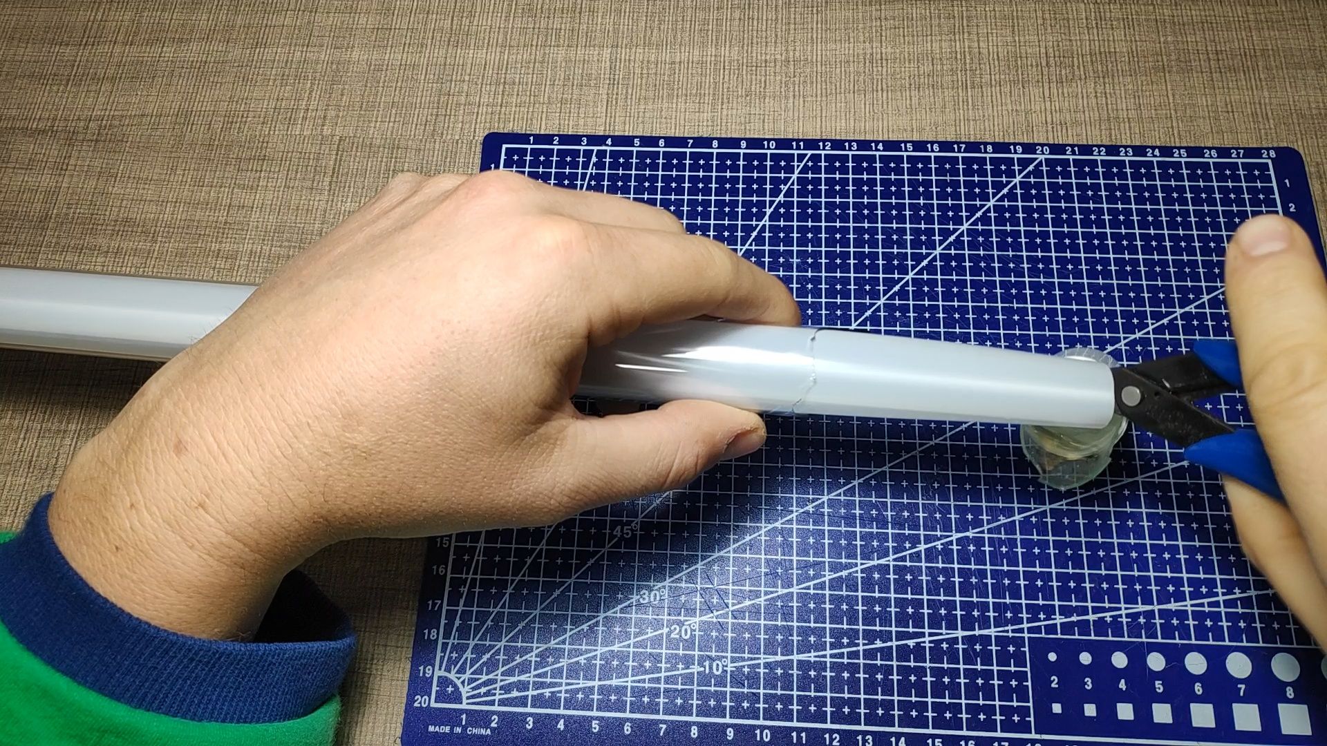 T8 Mains LED Light Teardown : 4 Steps - Instructables