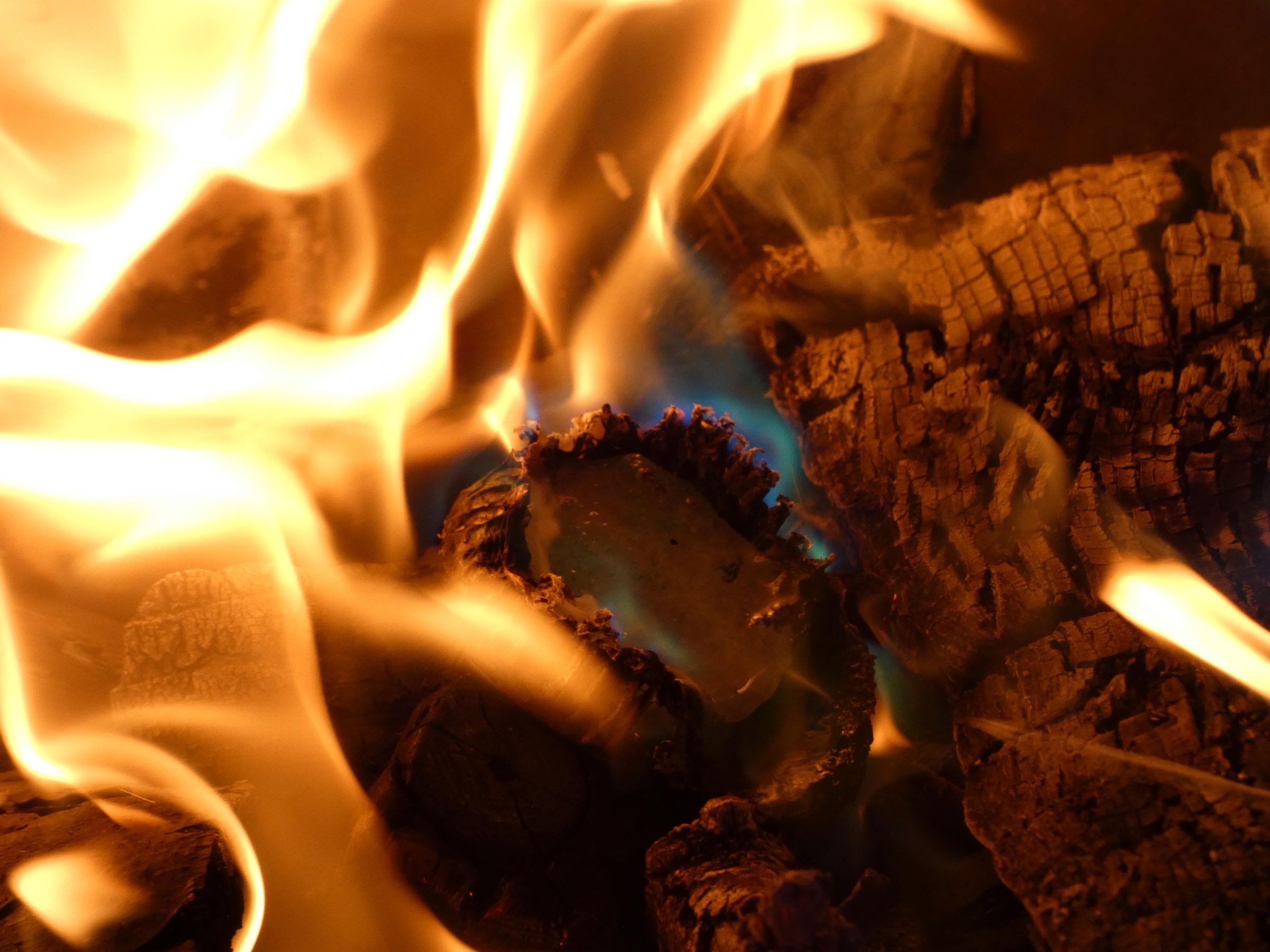 Rainbow Fire: 2 Amazing Ways to Elevate a Campfire : 4 Steps ...