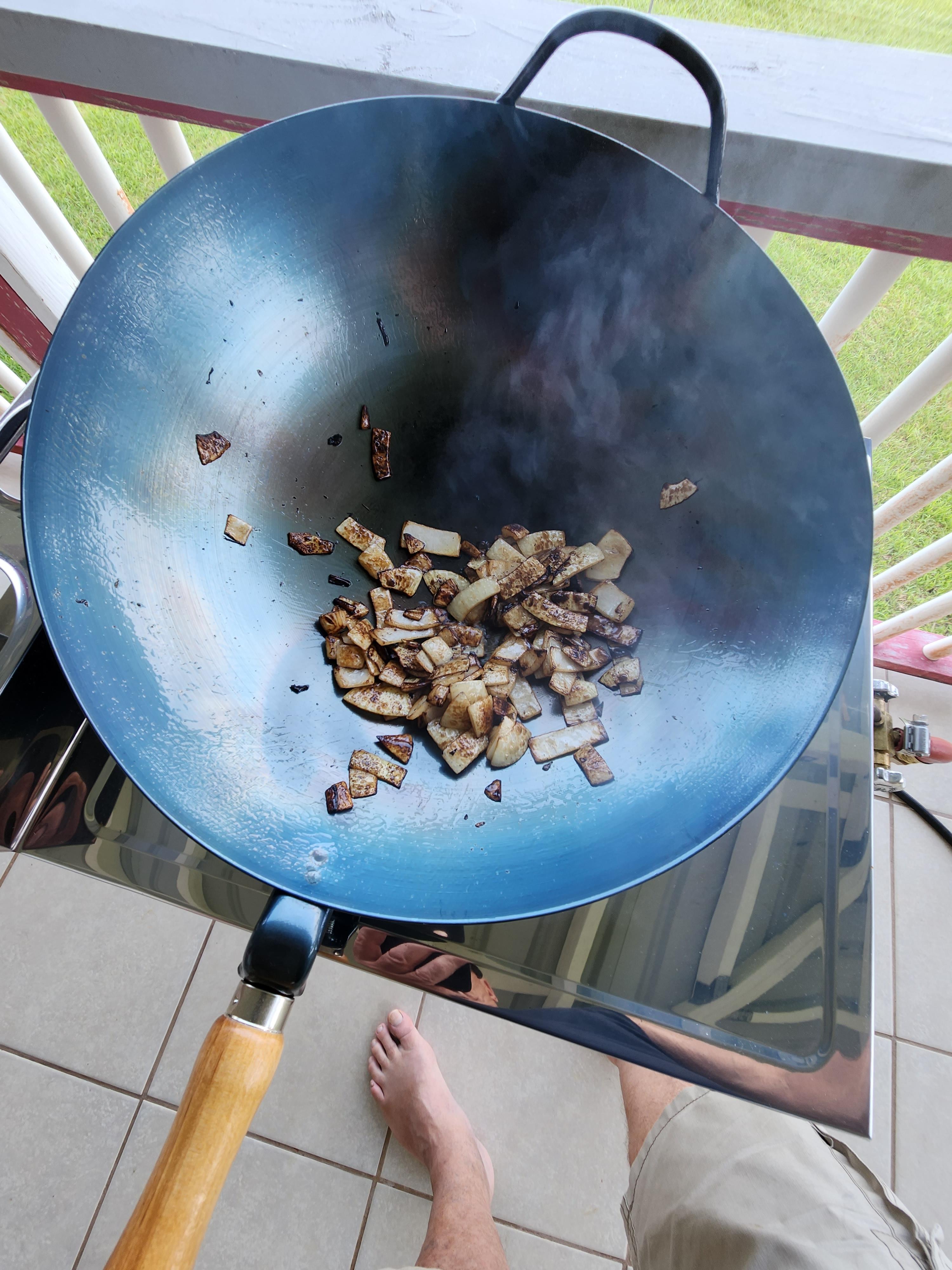 How to Season a Carbon Steel Wok (The Best Way) : 6 Steps (with ...