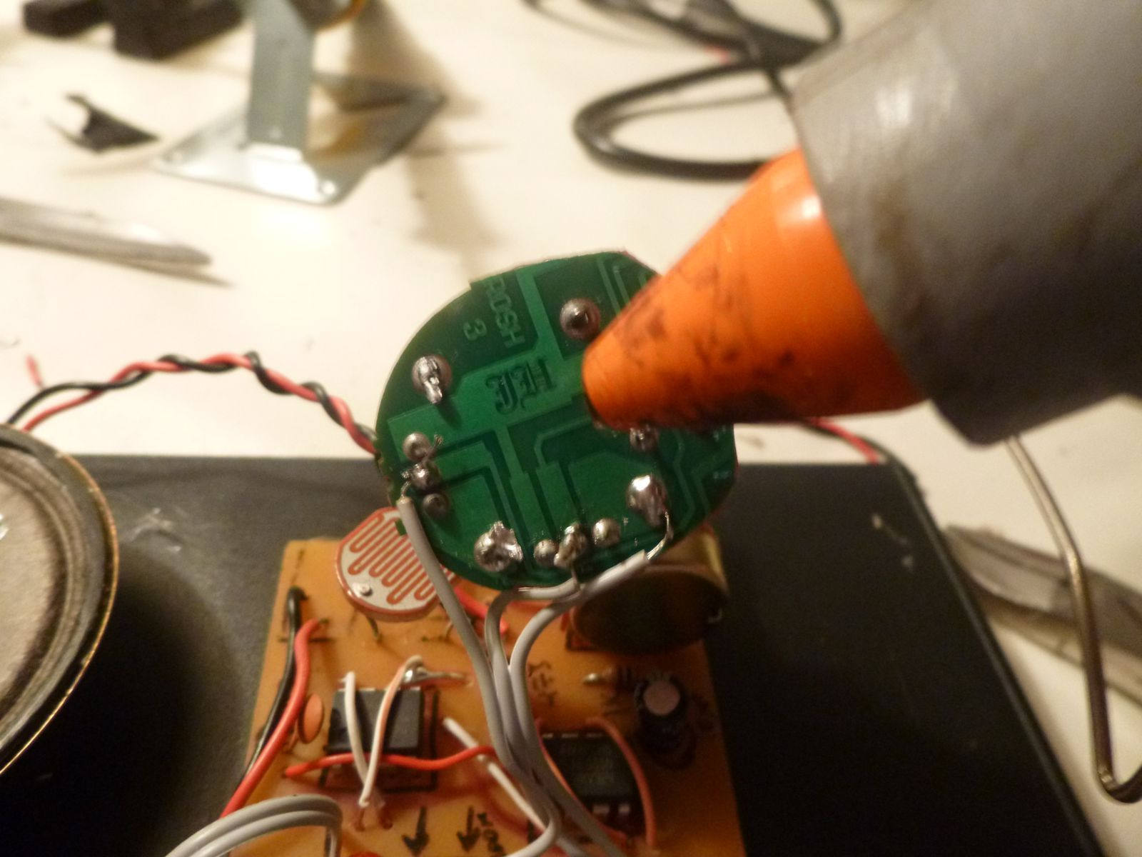 Light Theremin With Magnet Holder : 4 Steps - Instructables