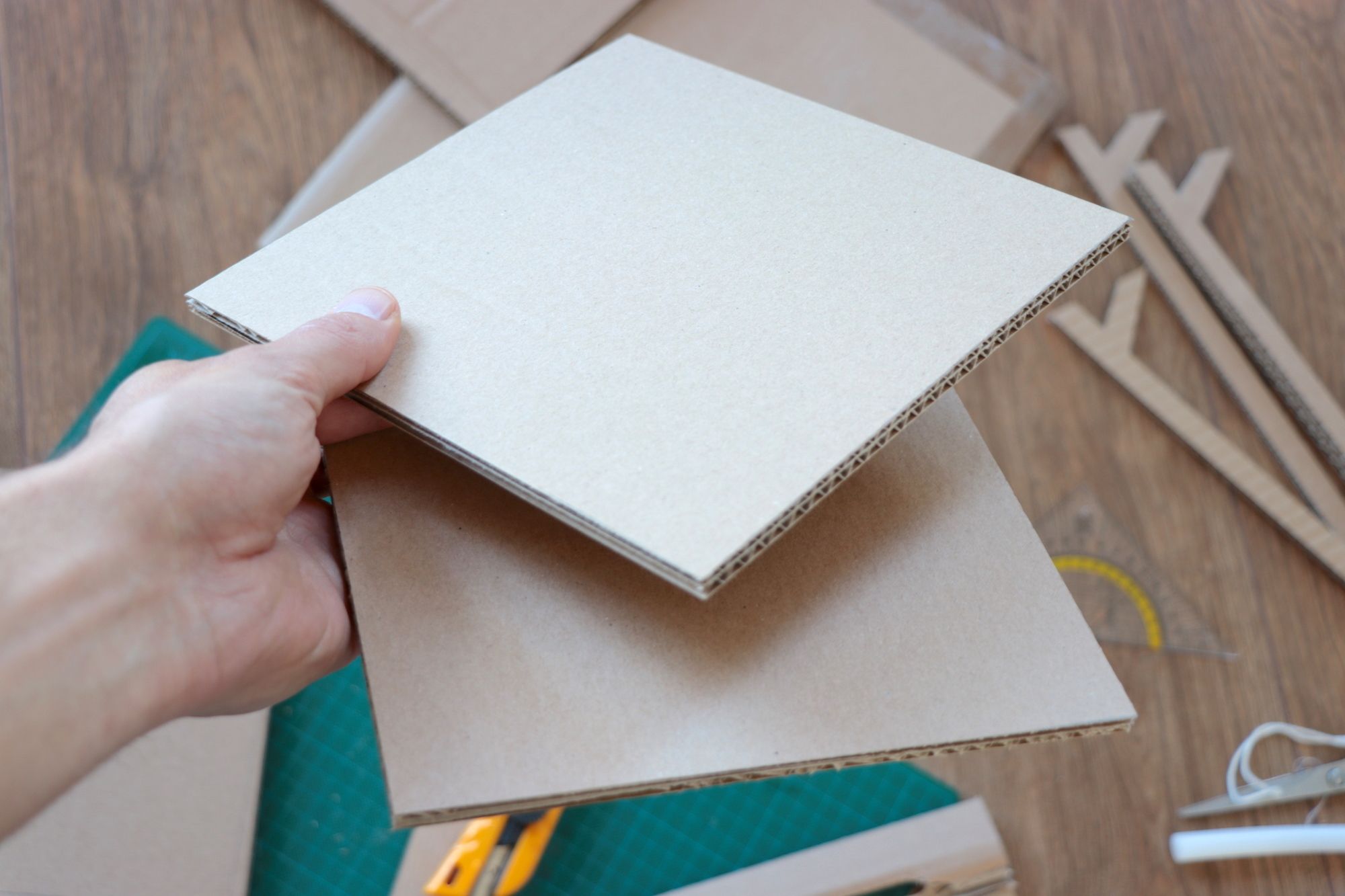 Levitating Side Table Made From Old Cardboard Boxes : 7 Steps (with ...