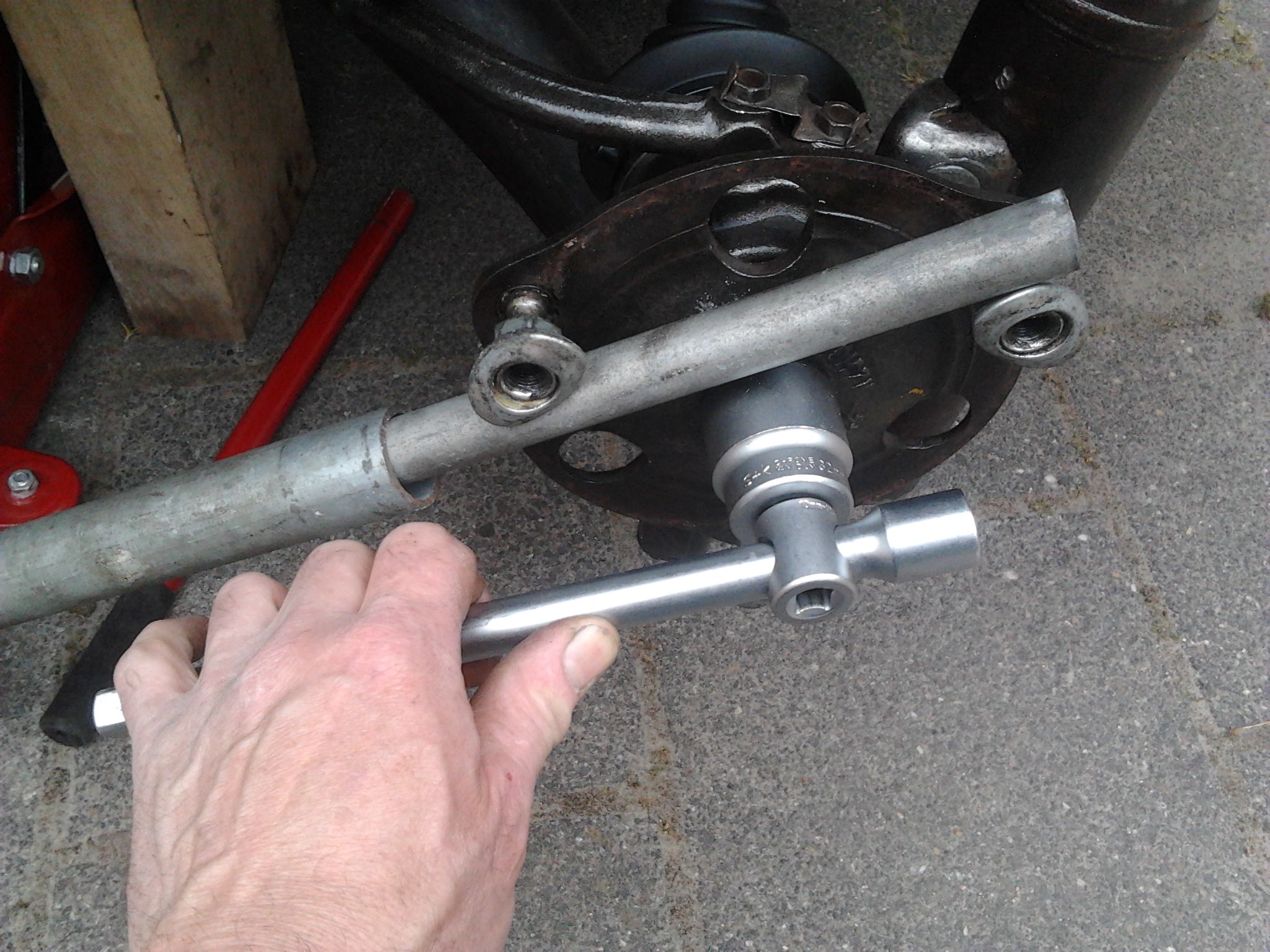 Driveshaft Nut Loosen/Tighten Trick Without Pneumatic Tools : 3 Steps ...