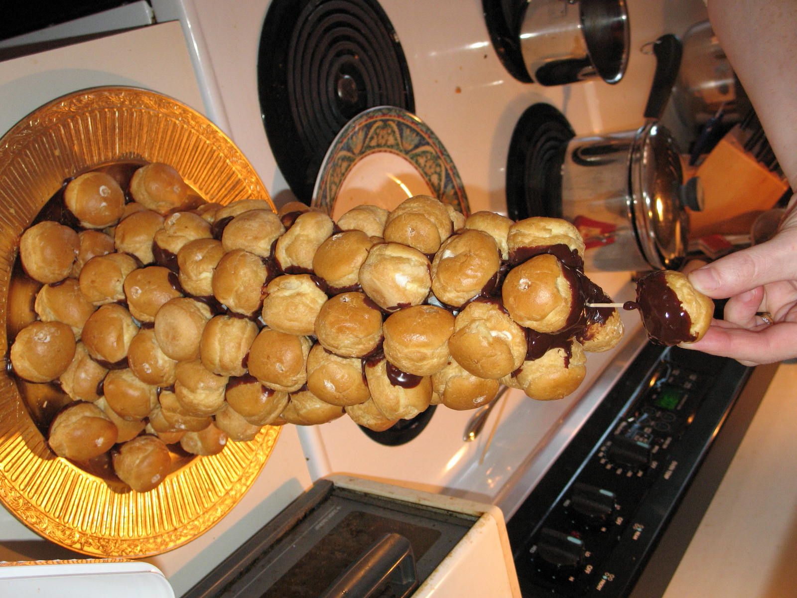 Croquembouche (Cream Puff Tower) : 4 Steps - Instructables