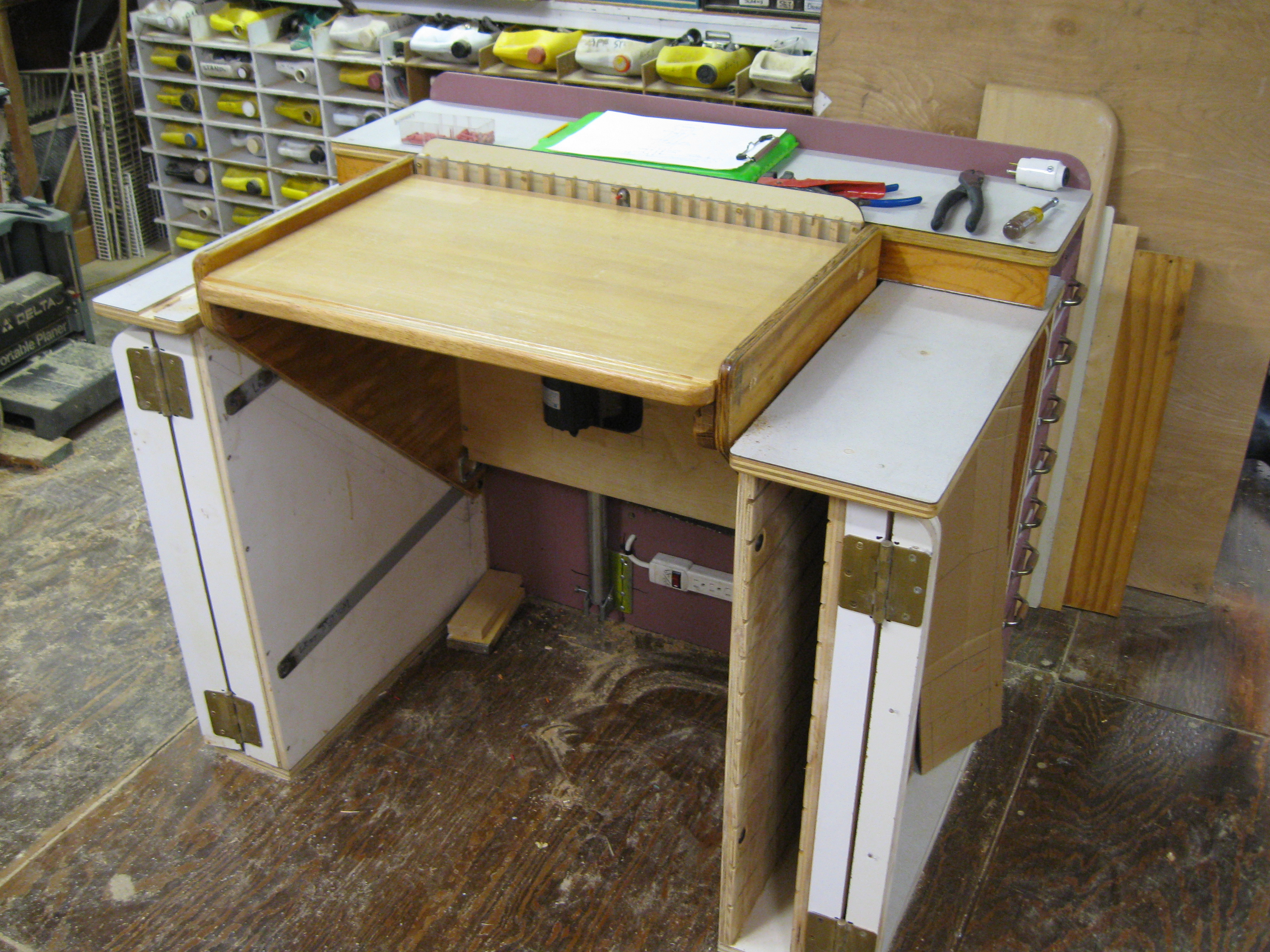 Jim's Model Railroad Work Bench : 11 Steps (with Pictures) - Instructables
