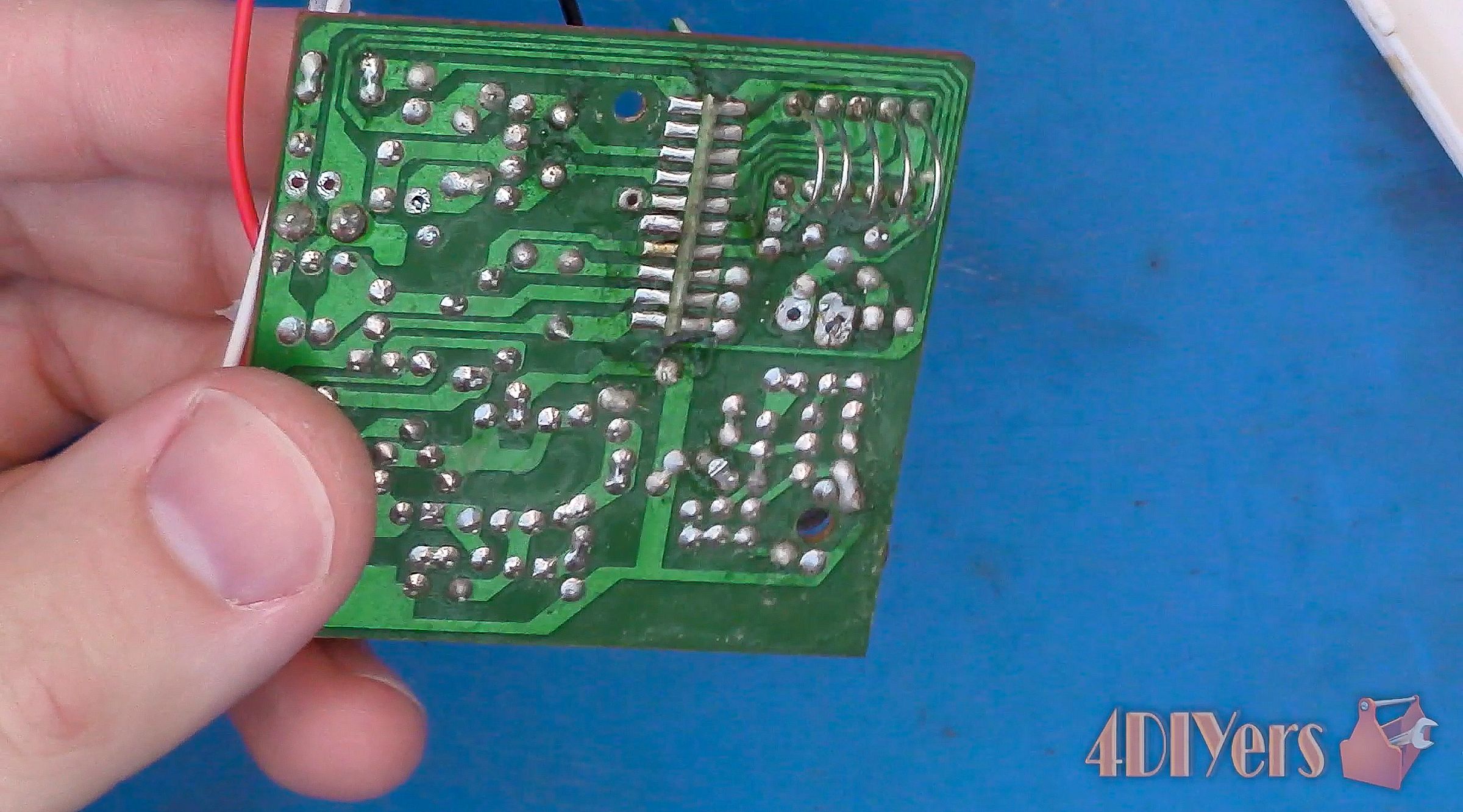 How to Desolder Electronic Components : 5 Steps (with Pictures ...