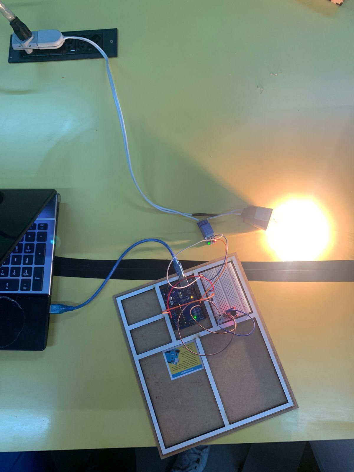 Ligar Lâmpada Com Palmas : 5 Steps - Instructables