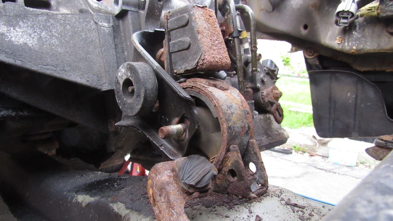 How to Remove a Car Engine : 6 Steps (with Pictures) - Instructables
