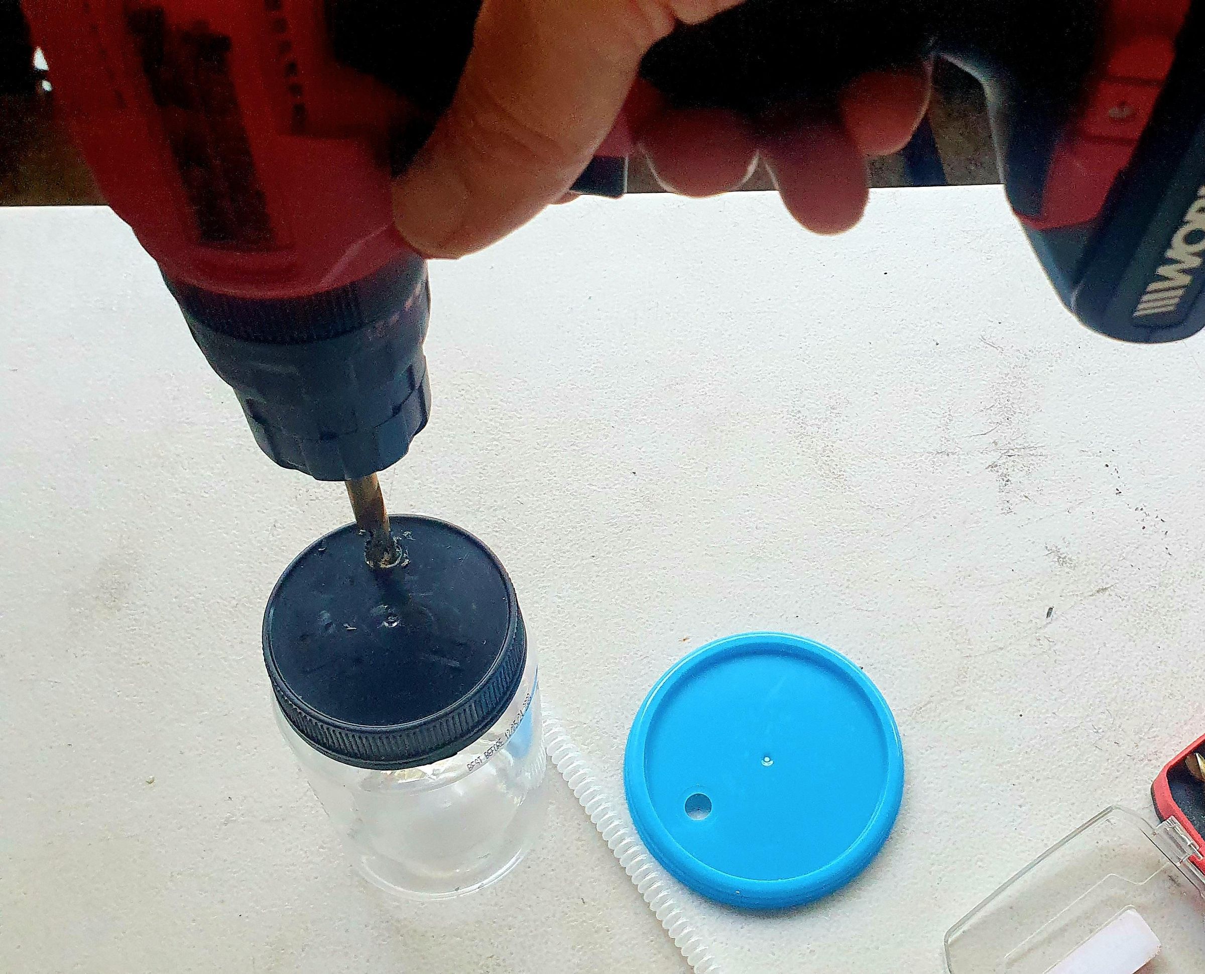 Glowing Gin and Tonic : 6 Steps - Instructables