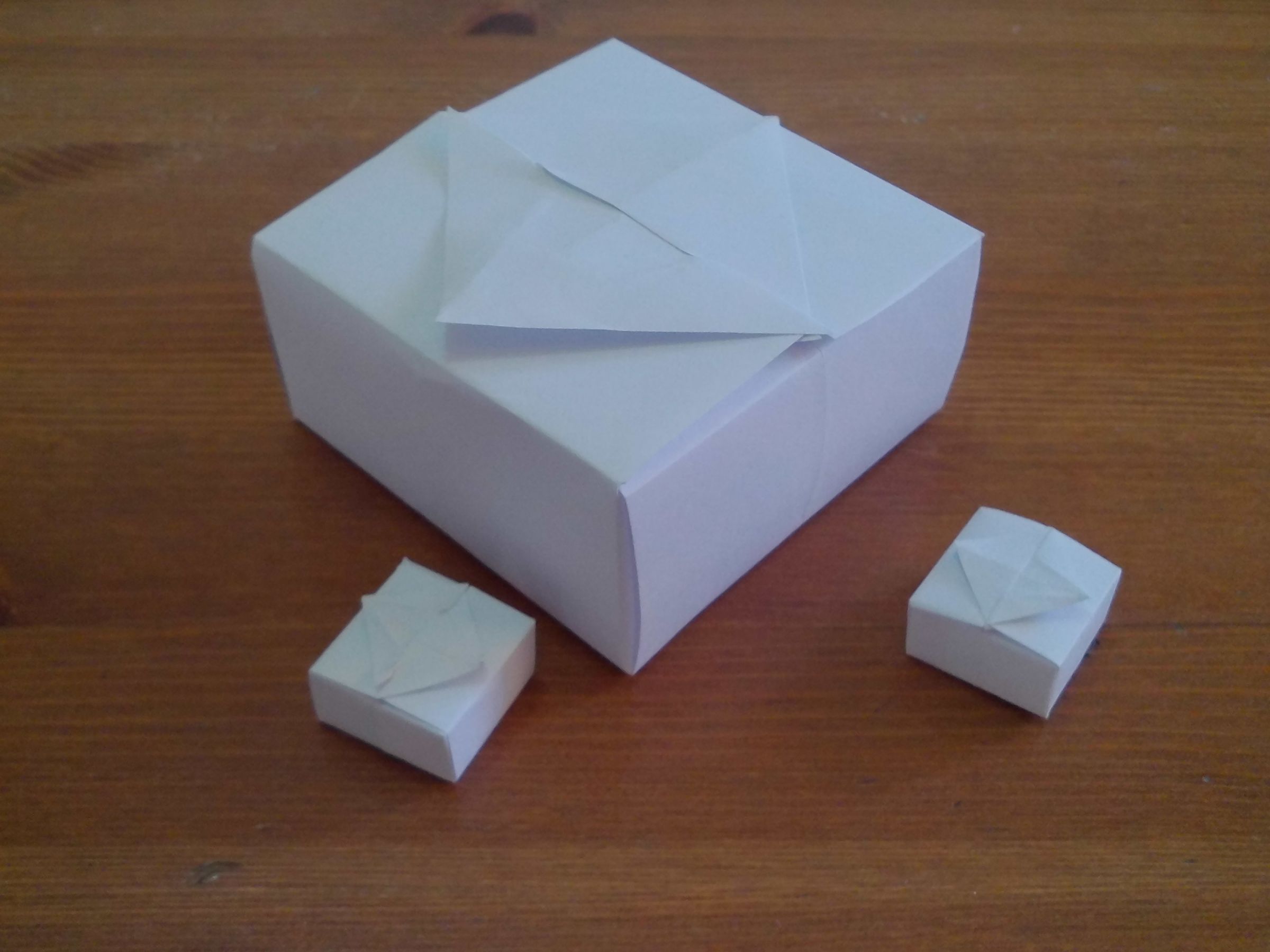 Easy Paper Gift Box (No Tape or Glue!) : 6 Steps - Instructables