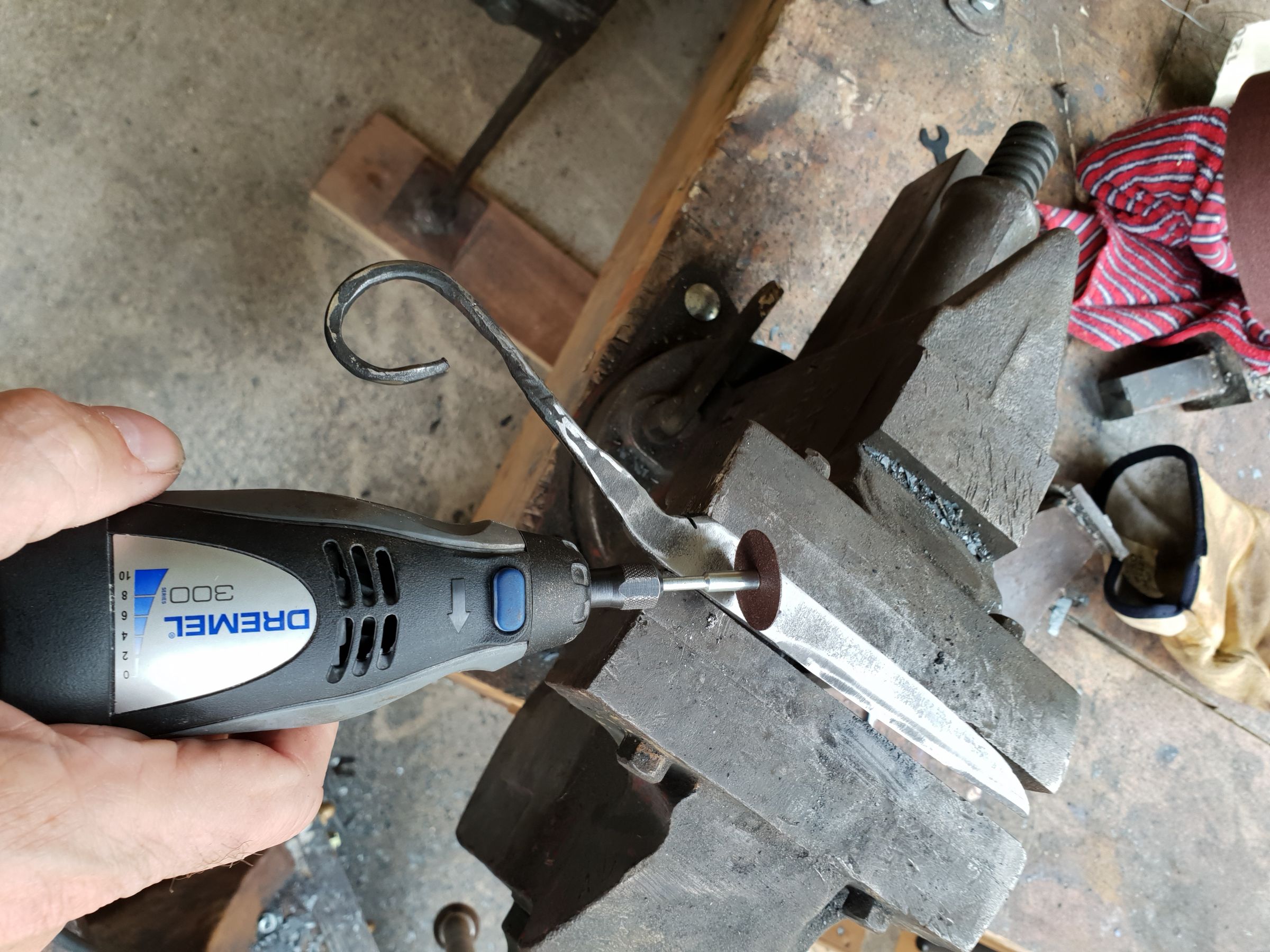 How to Make a Pair of Scissors : 15 Steps (with Pictures) - Instructables