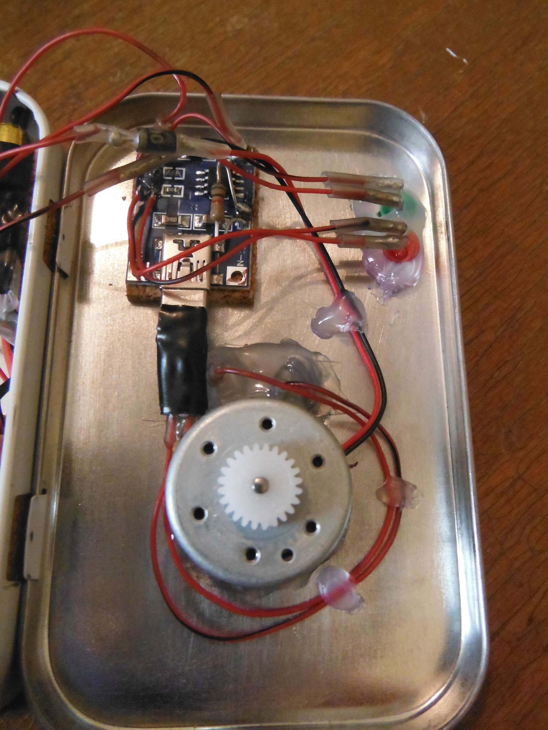 Altoids Solar/Dynamo Emergency Charger : 7 Steps - Instructables
